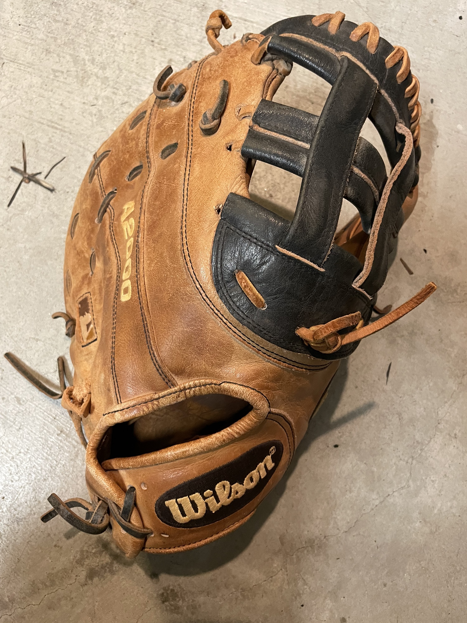 First Base 12.5" A2000 Baseball Glove | SidelineSwap