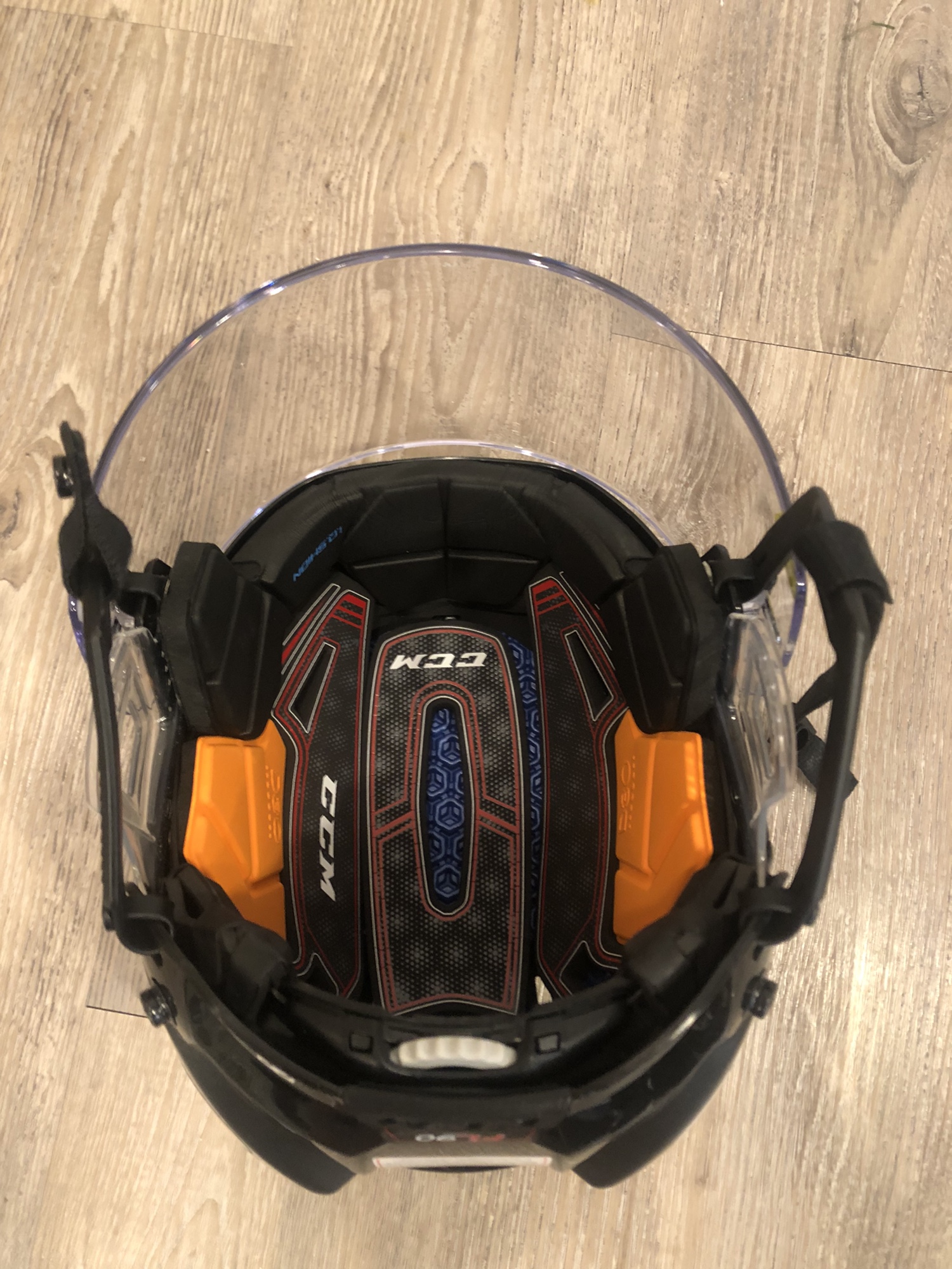 New Medium CCM Vector V08 Helmet | SidelineSwap