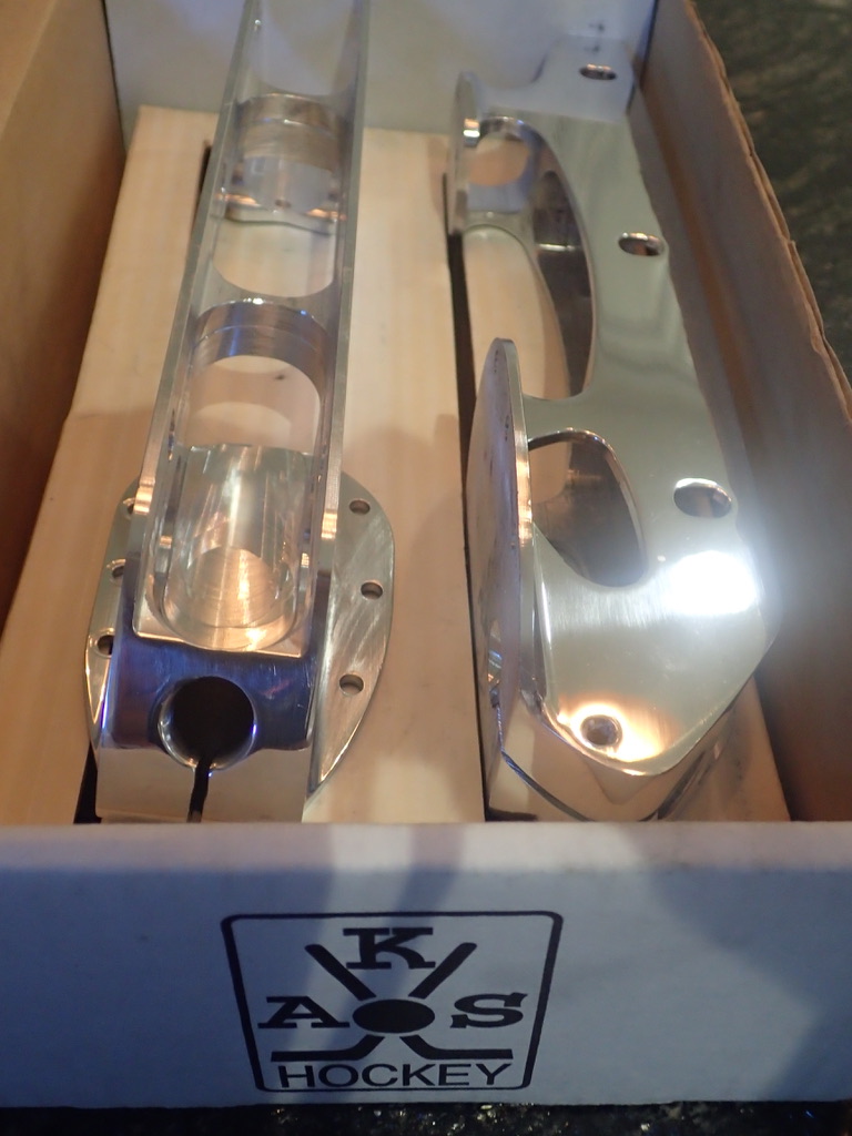 VINTAGE AKS ALUMITECH PRO SERIES Inline Roller Hockey Chassis Frames 9. ...