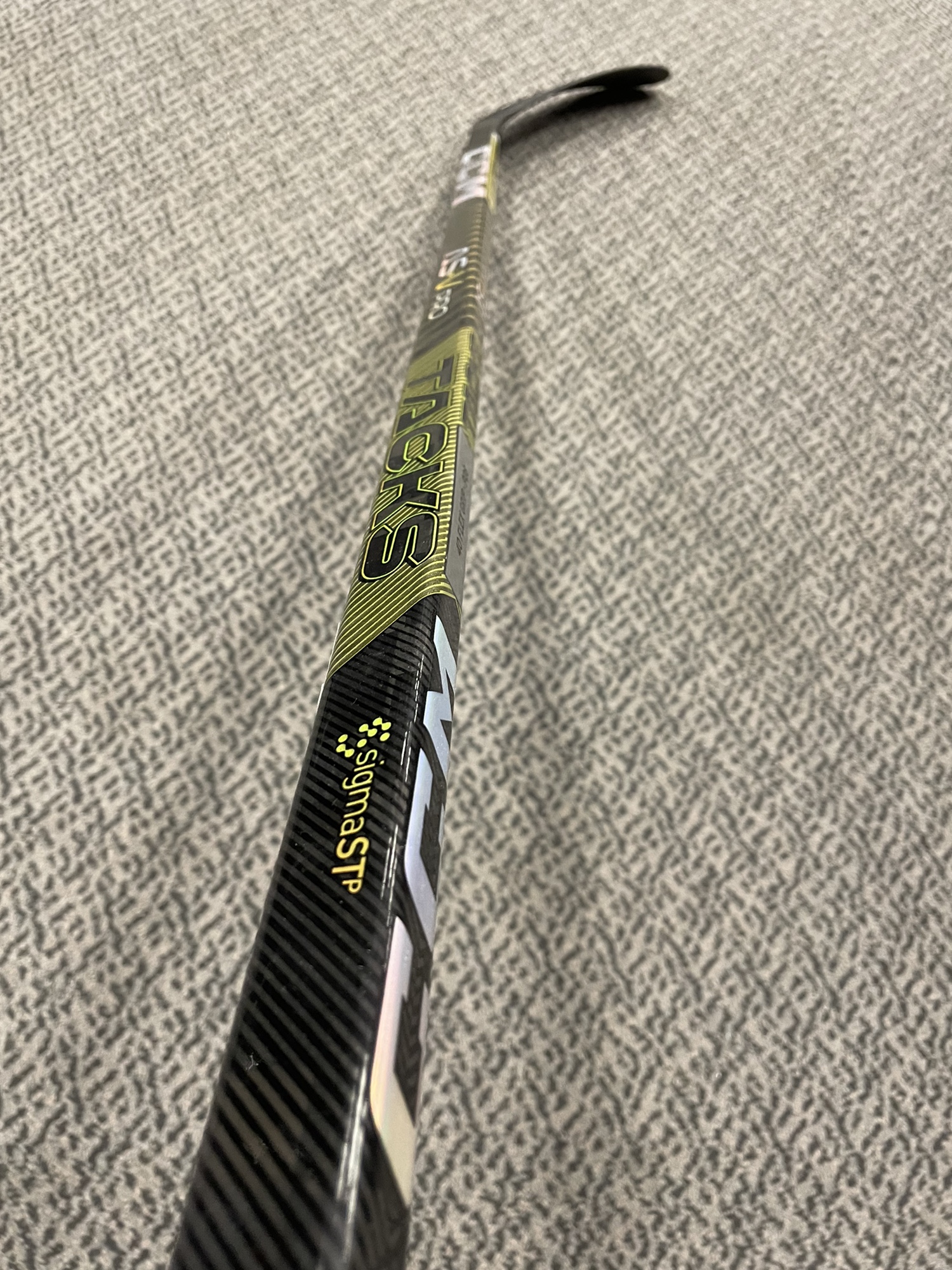 CCM AS-V Pro 40 flex P28 curve left hand stick | SidelineSwap