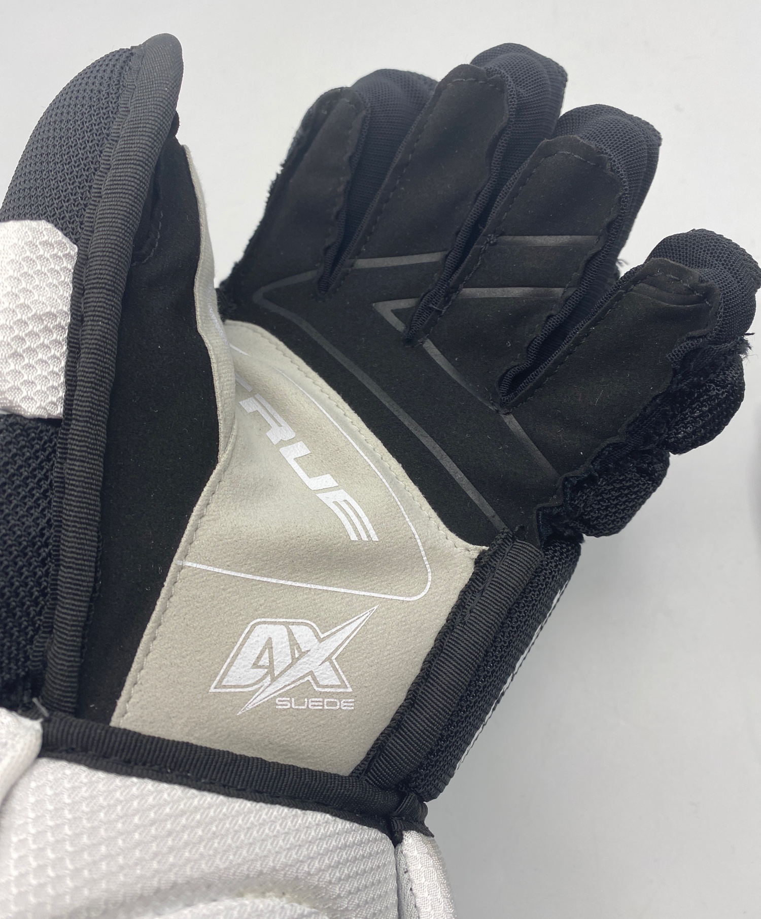 NEW True Catalyst 7X Gloves, Black/White 11” | SidelineSwap