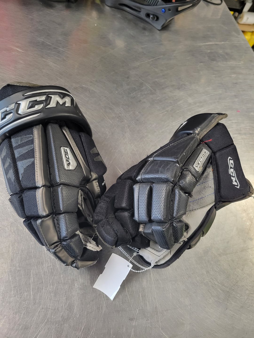 Used Ccm Vector V05 14" Hockey Gloves | SidelineSwap