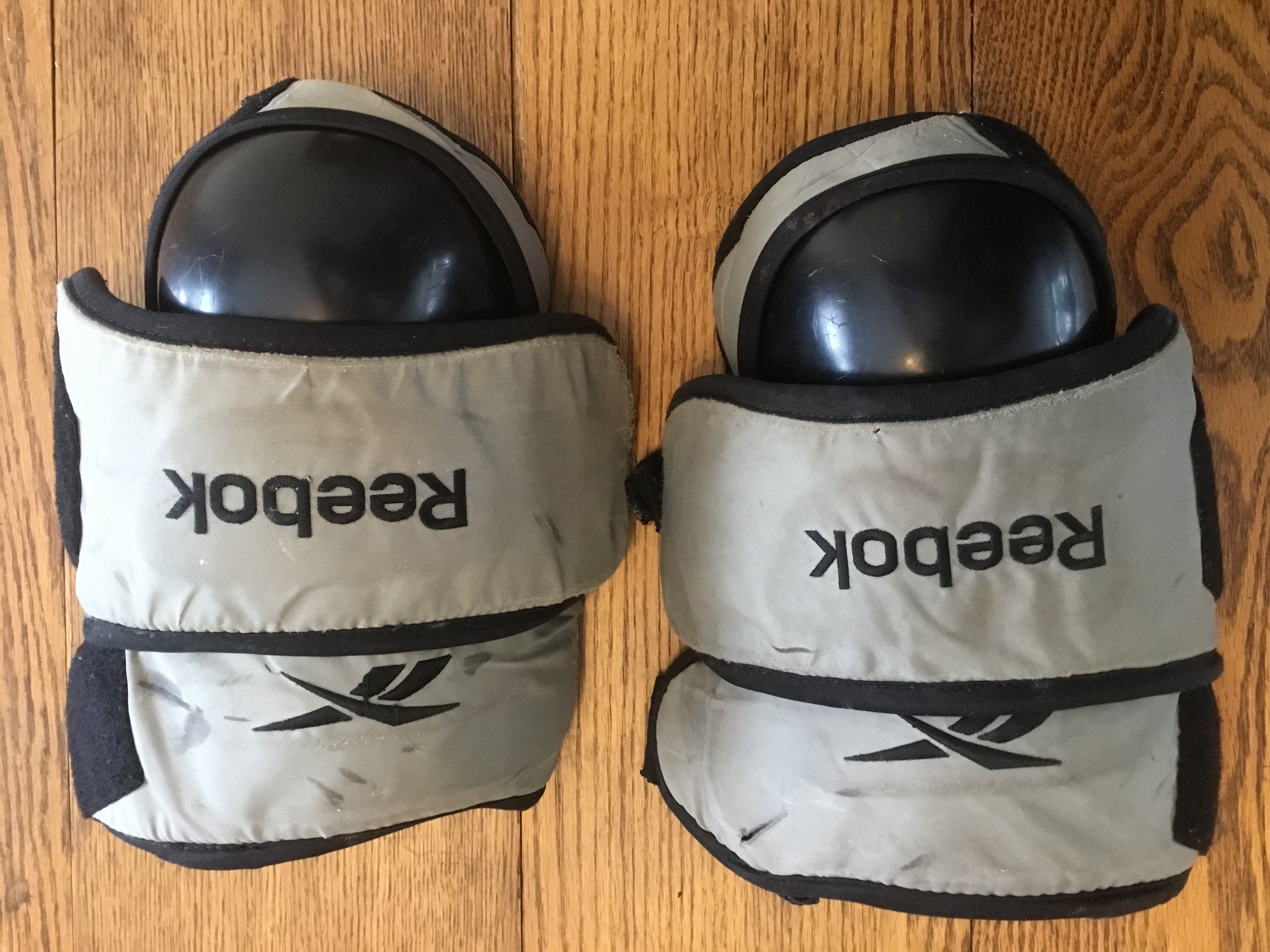 Reebok Knee Guards | SidelineSwap