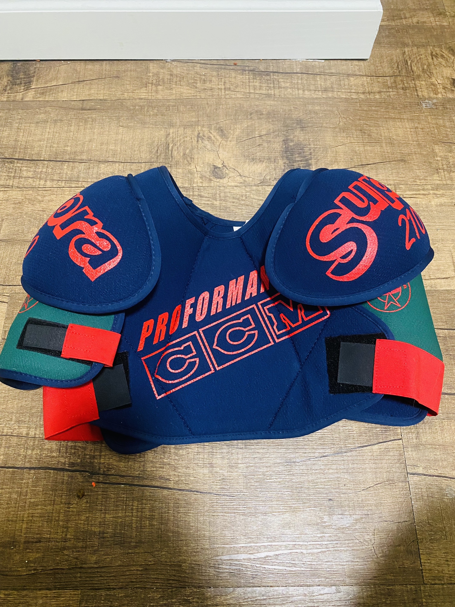 Senior Medium CCM Supra 210 Shoulder Pads | SidelineSwap