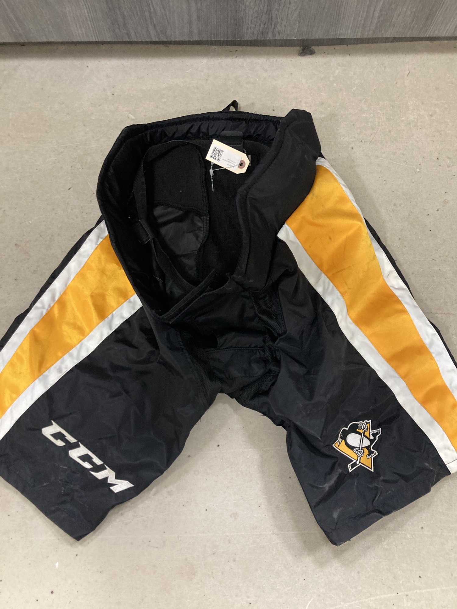 Used Large CCM PP90 Pant Shell | SidelineSwap
