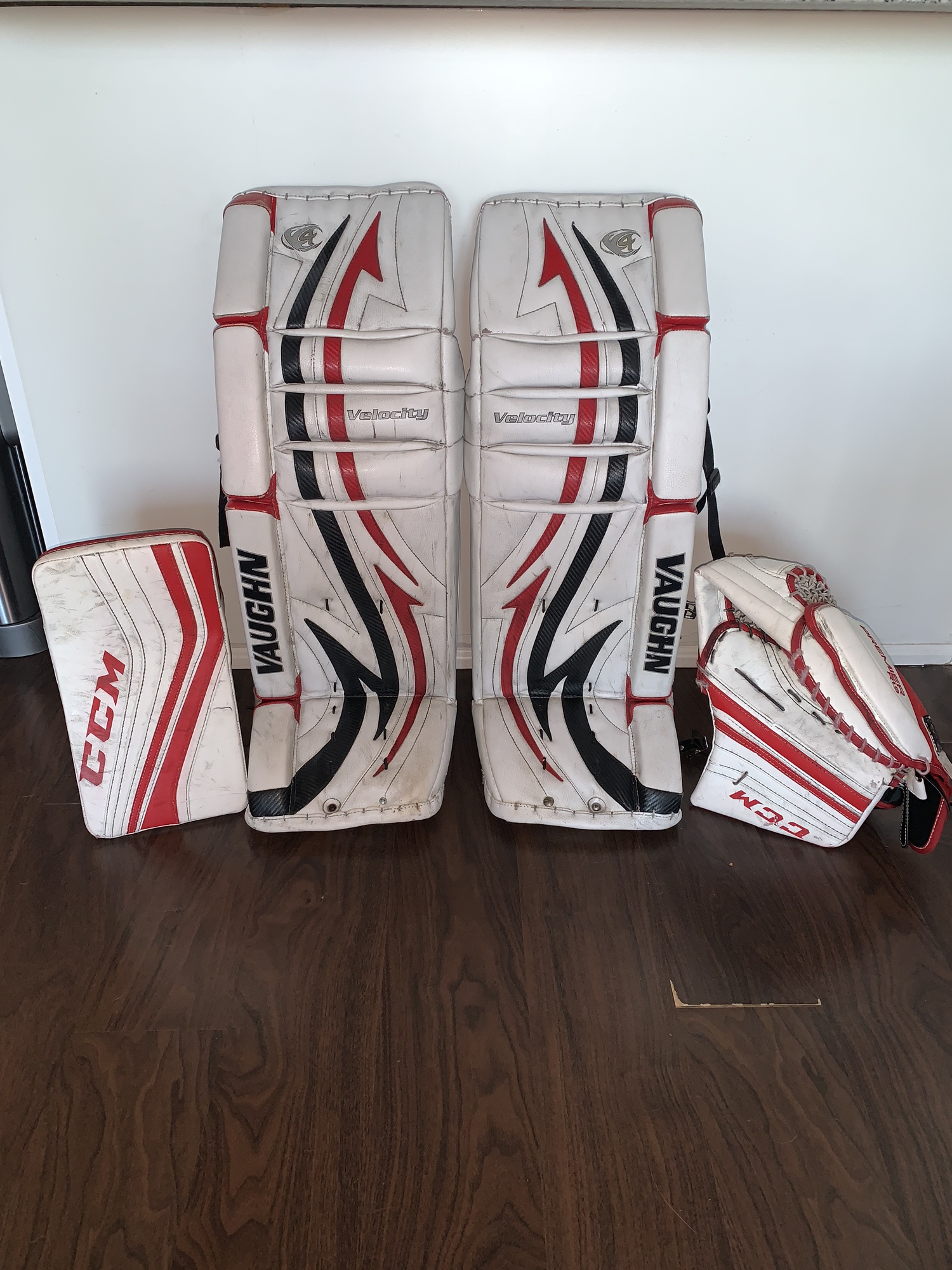 36+1 Vaughn Velocity V4 Goalie Pads & CCM Premier R1.9 Glove and ...