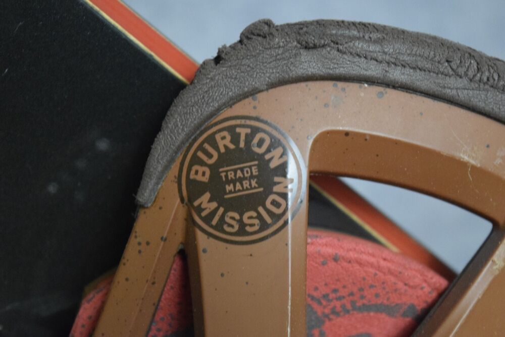 BURTON AIR SNOWBOARD SIZE 157 CM WITH BURTON LARGE BINDINGS | SidelineSwap