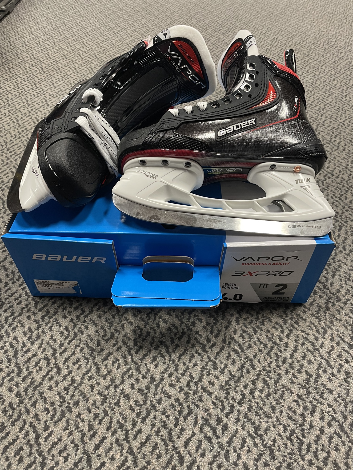 Bauer 3X Pro size 4.0 Fit 2 skates | SidelineSwap