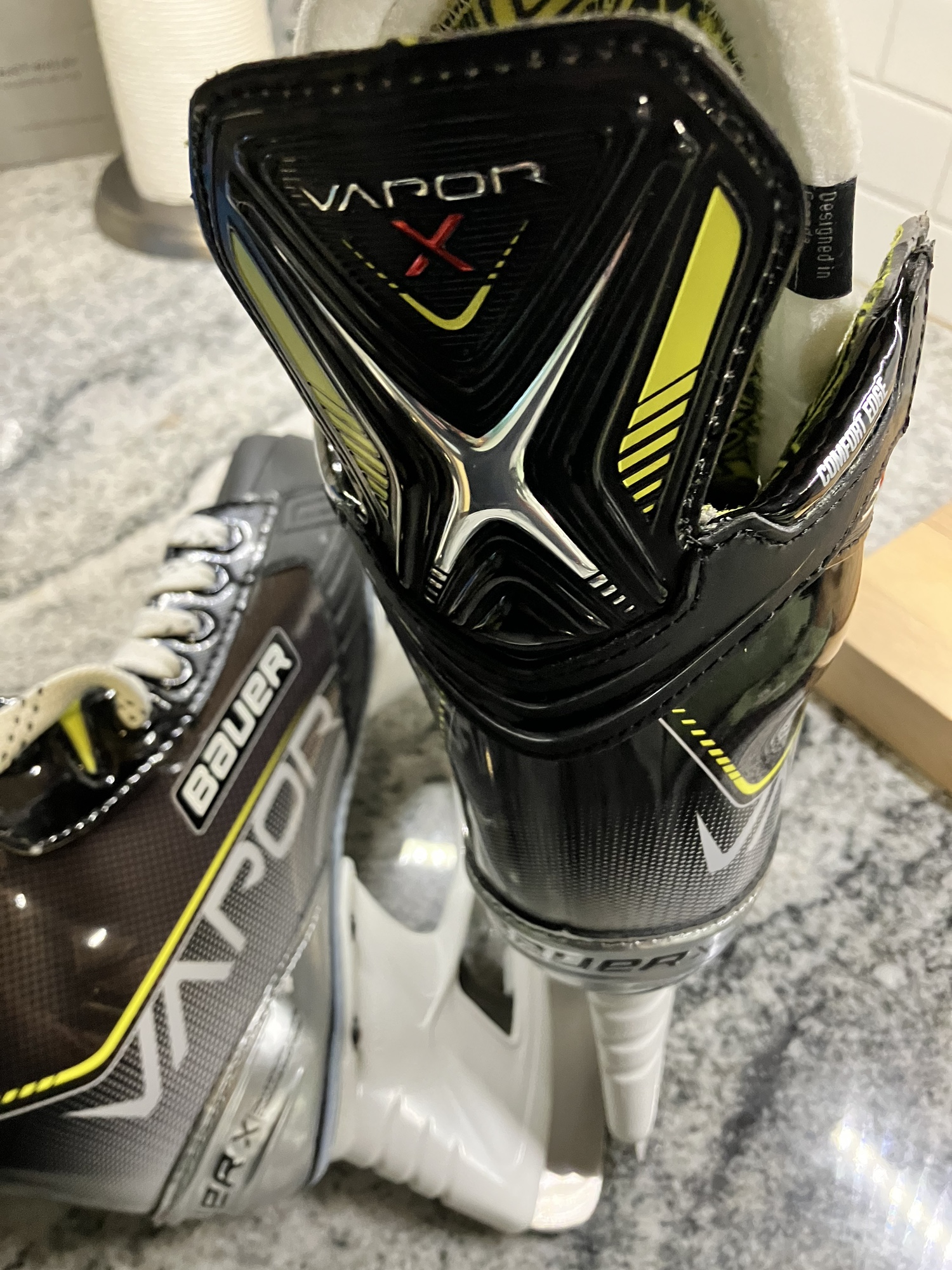 New Bauer Extra Wide Width Size 3.5 Vapor 3X Hockey Skates | SidelineSwap