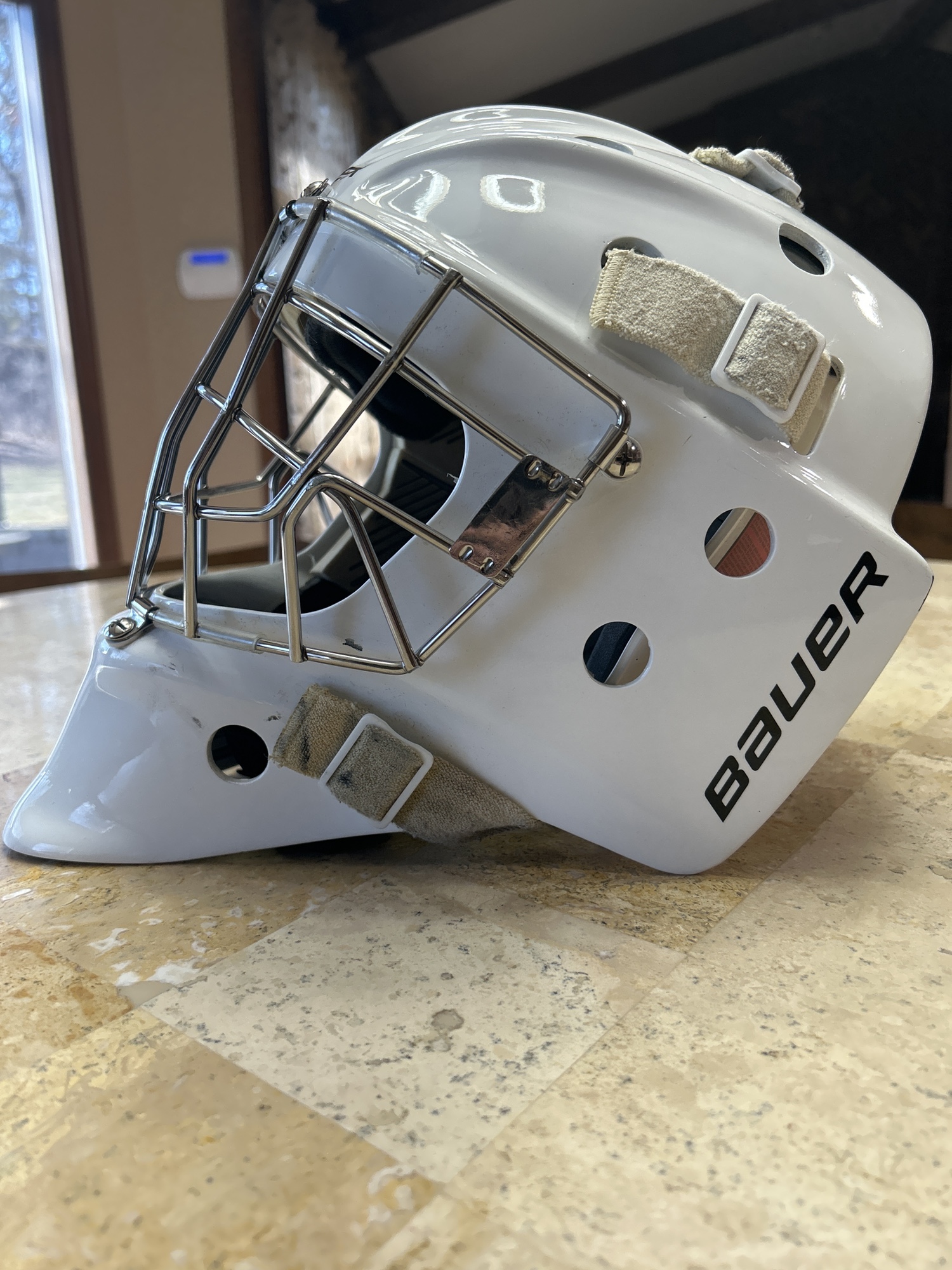 Used Bauer 960 Senior Small Goalie Mask | SidelineSwap