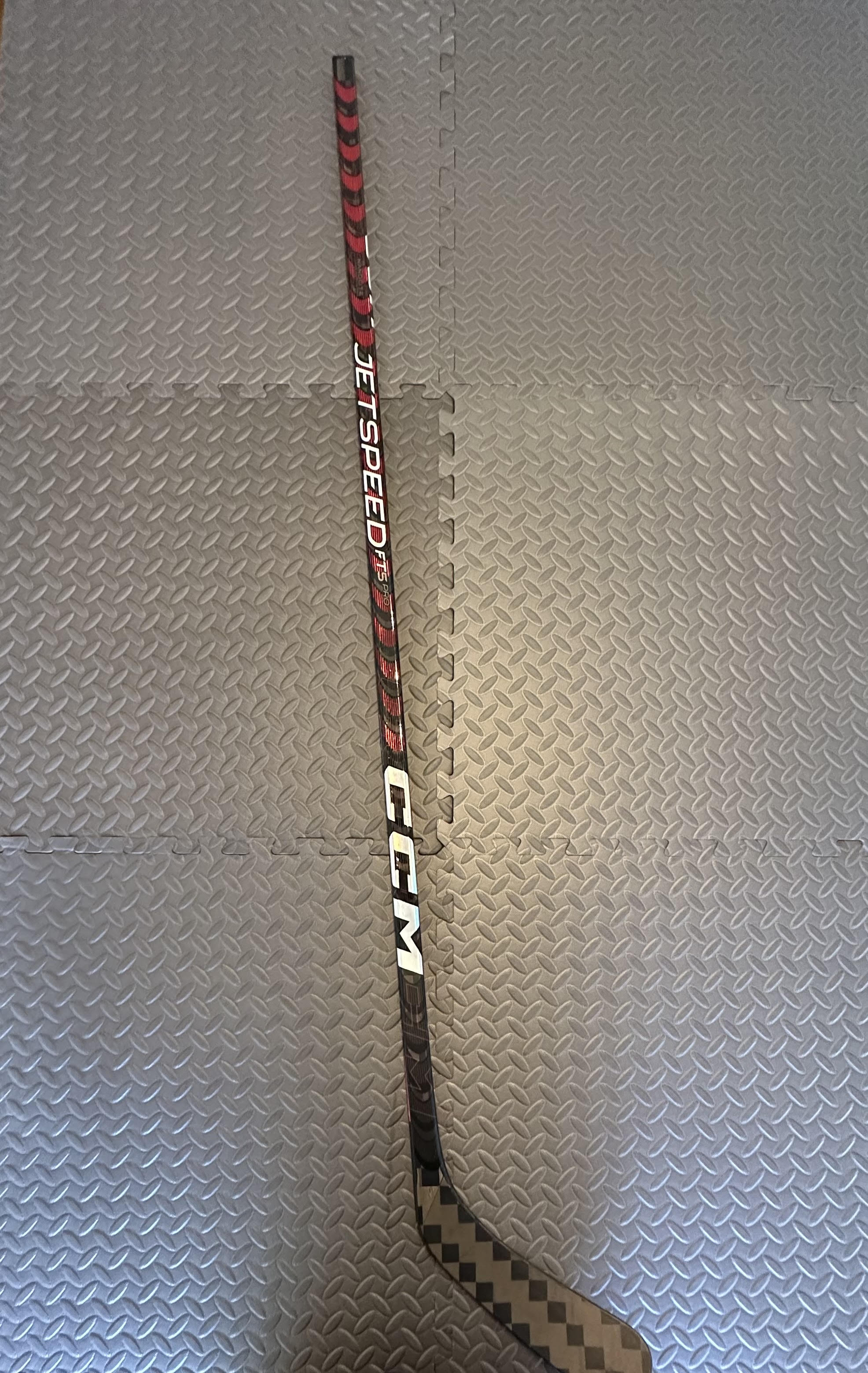 CCM Jetspeed FT5 Pro Senior Left Hand | P92 Curve | 70 Flex | Grip ...
