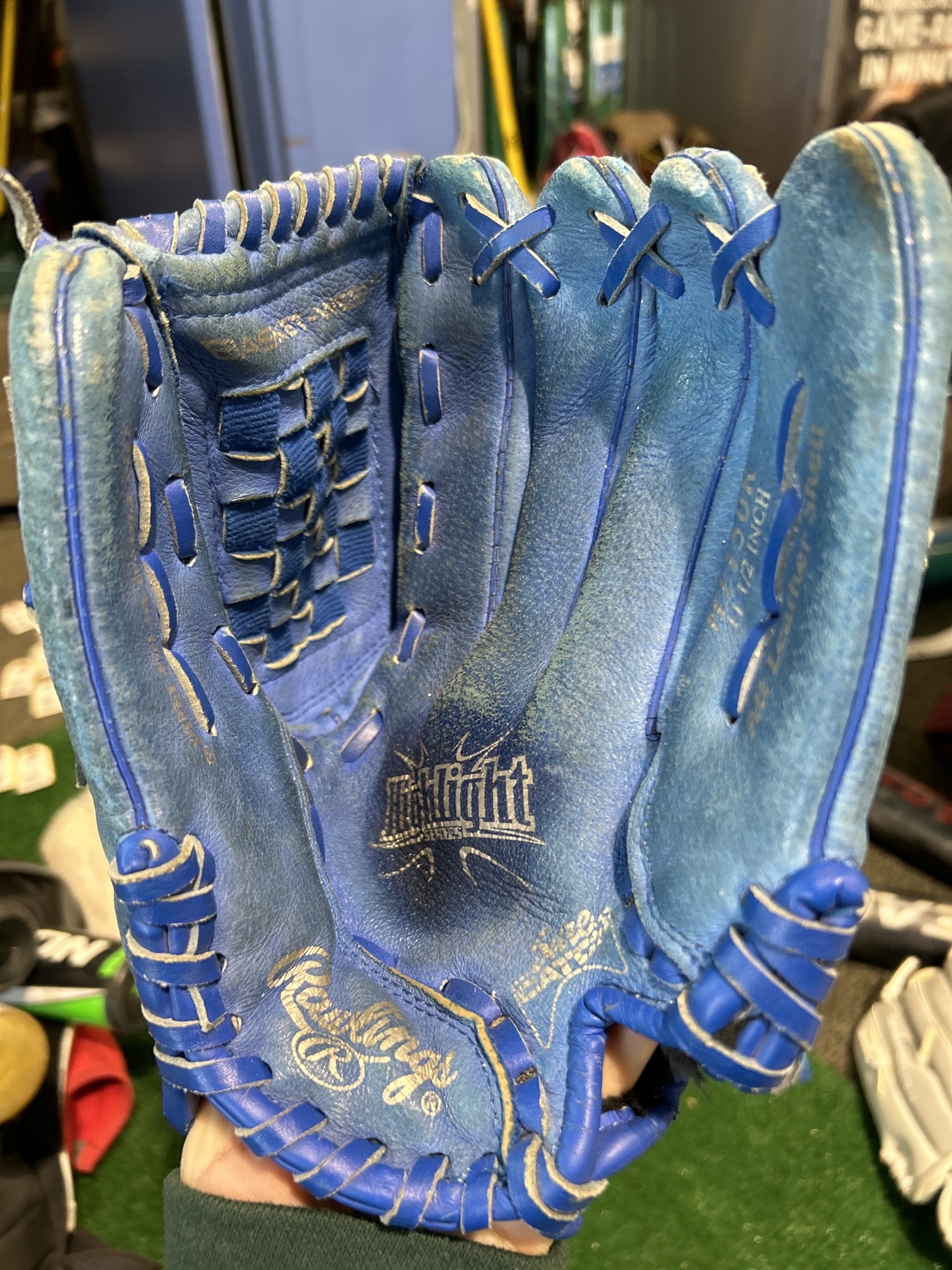 Used Rawlings Highlight Series Right Hand Throw Infield Baseball Glove 11.5" - blue | SidelineSwap