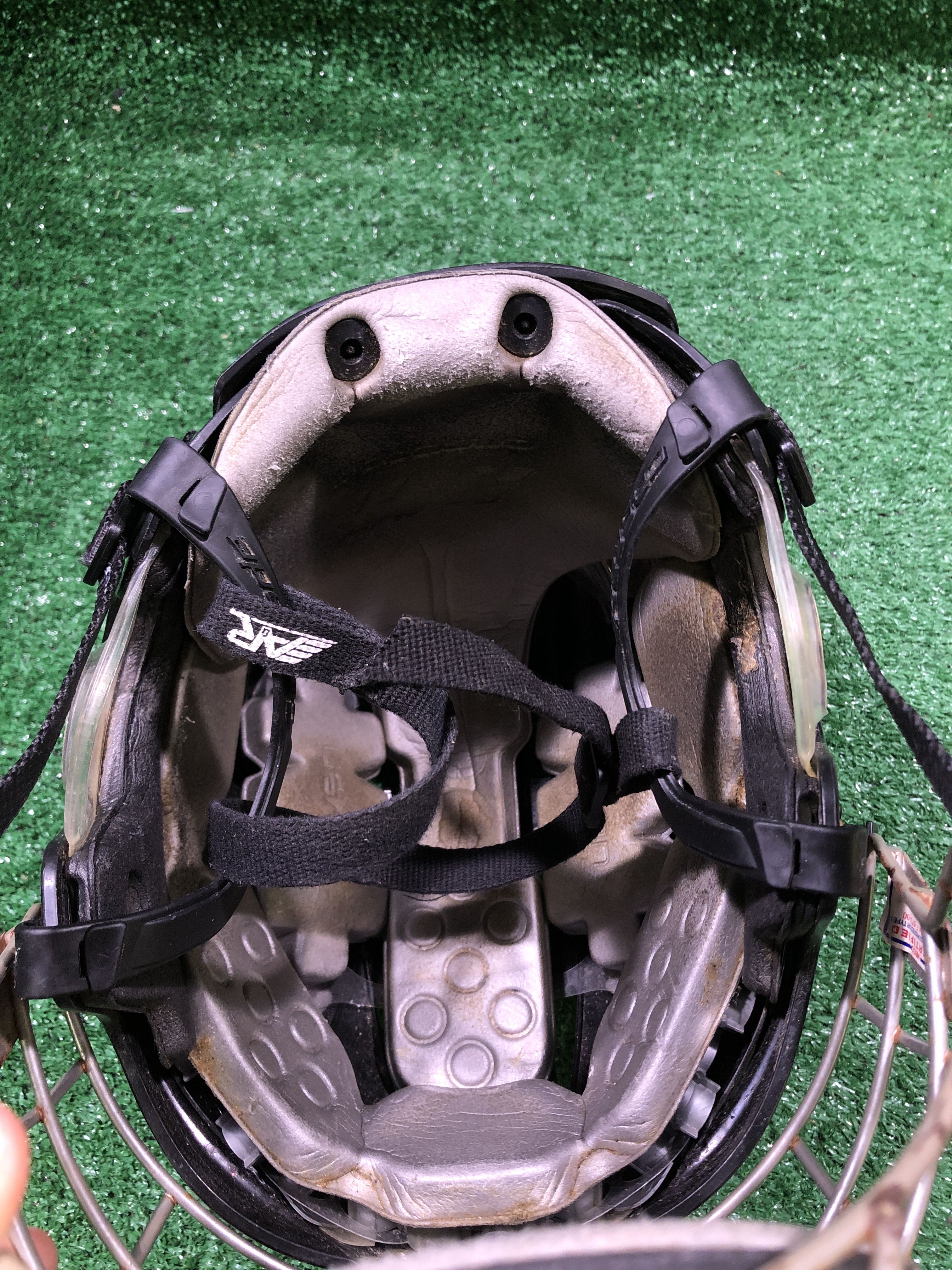 Cascade M11 Hockey Helmet Large | SidelineSwap