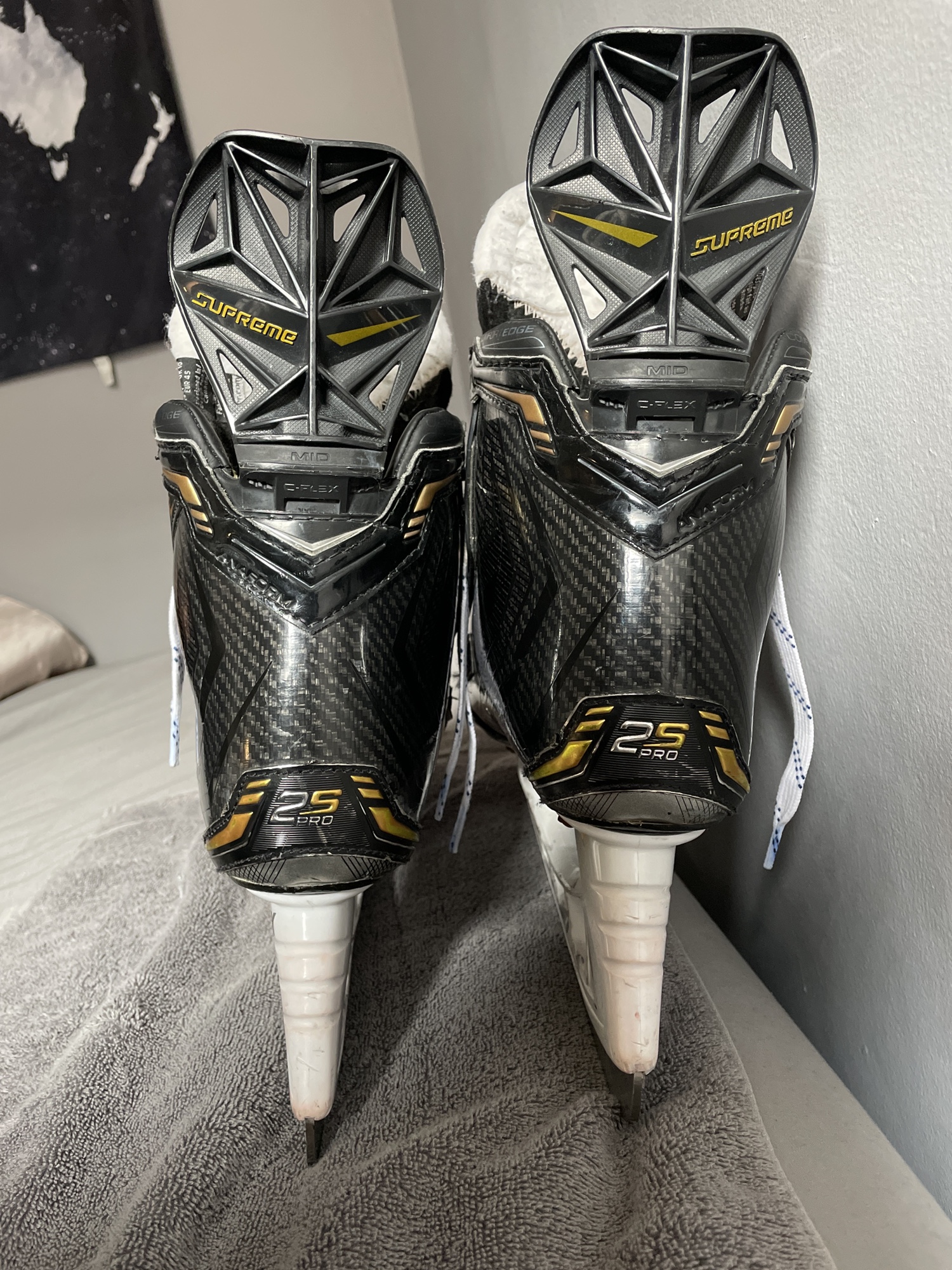 Bauer Supreme 2S Pro Stock Skate - 9.5 Extra Wide | SidelineSwap