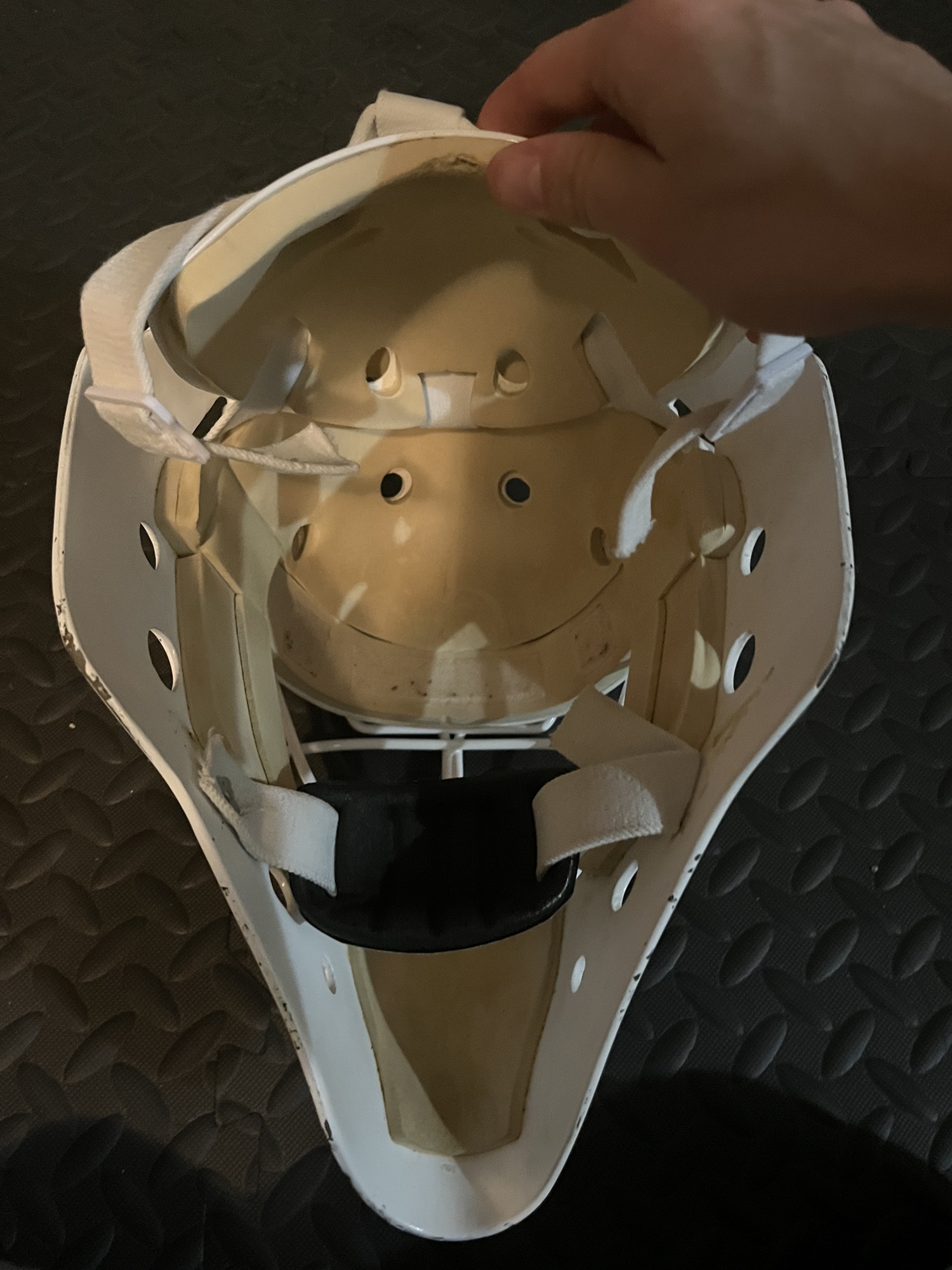 used vaughn pros choice senior M white goalie mask | SidelineSwap