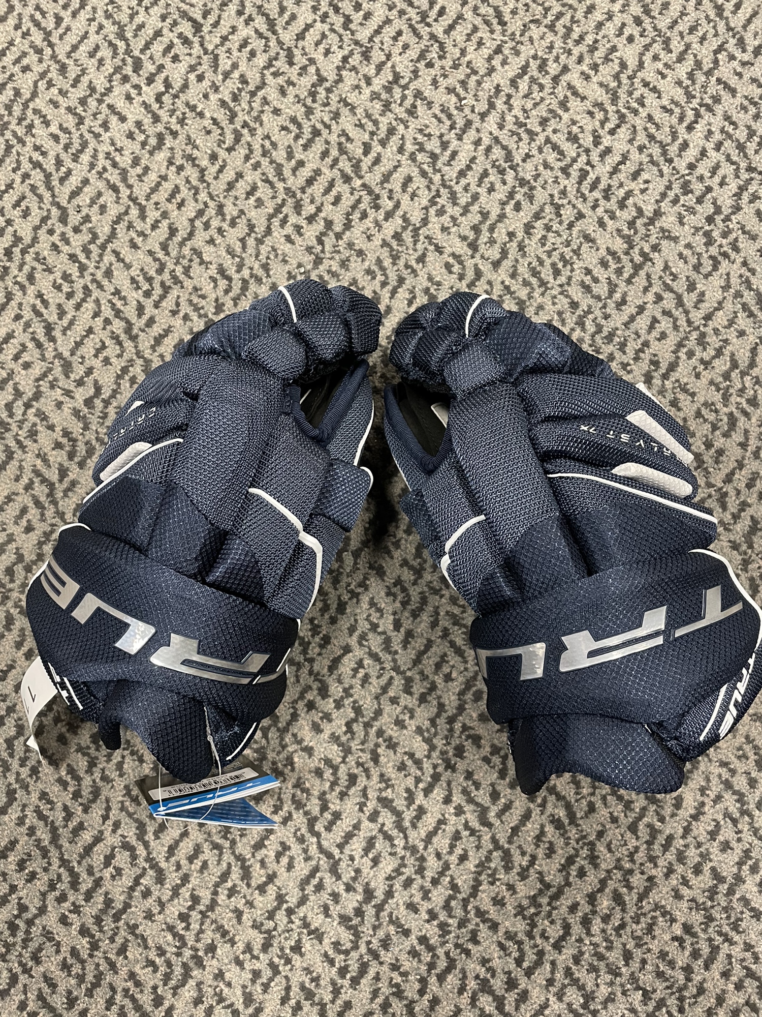 True Navy Catalyst 7X 11” gloves | SidelineSwap
