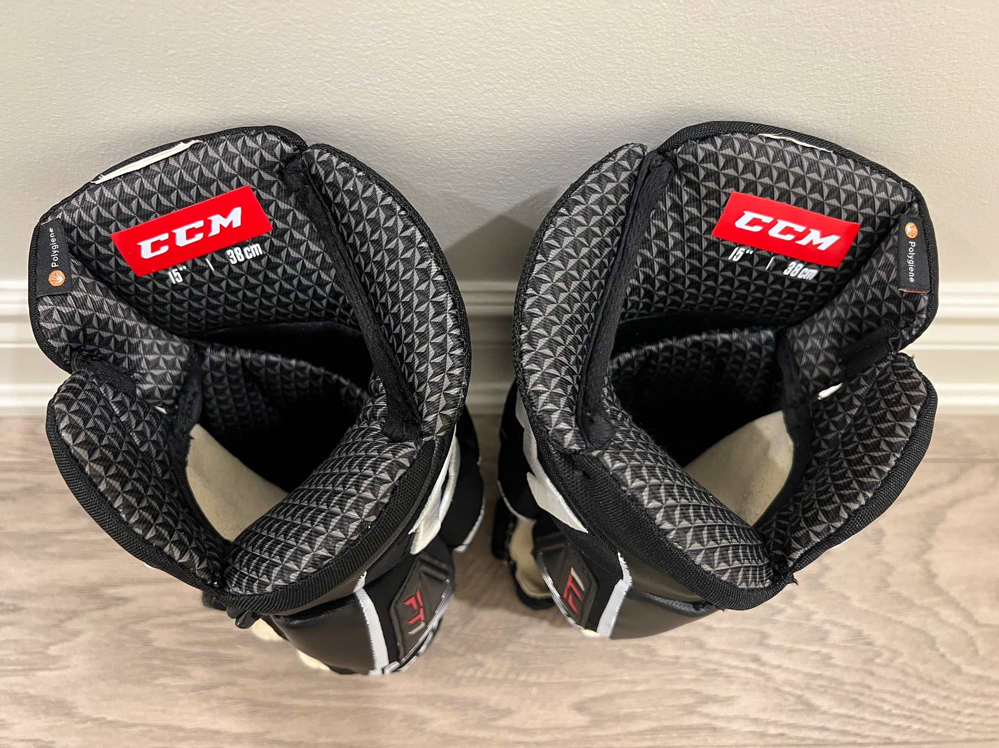 CCM 15" Jetspeed FT1 Gloves | SidelineSwap