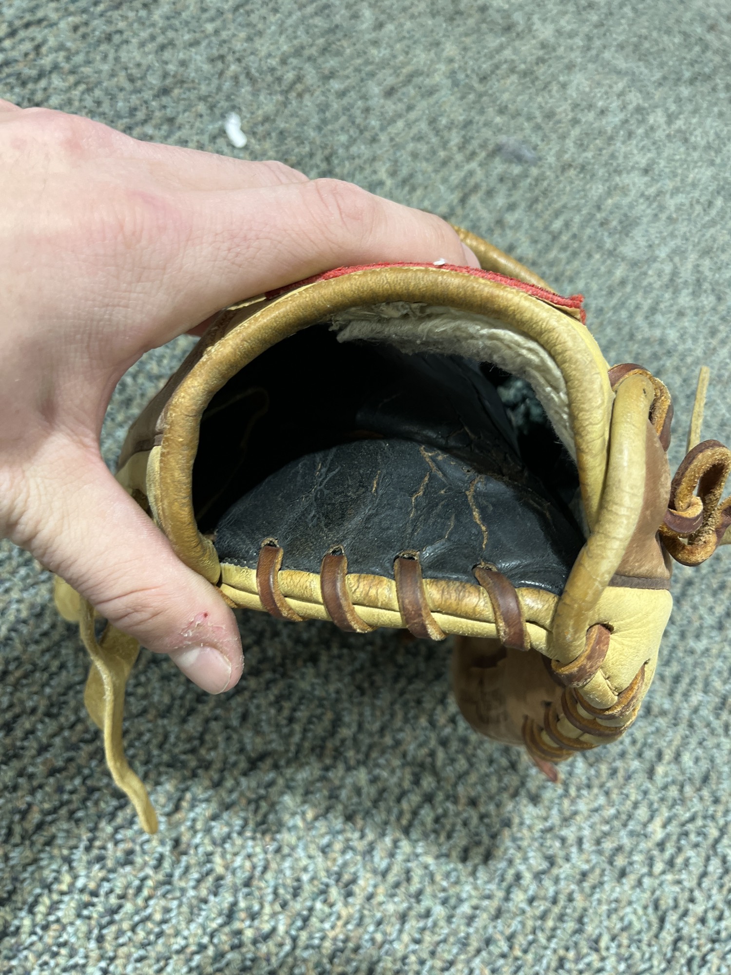 Tan Used Rawlings Gold Glove Elite Left Hand Throw Pitcher Baseball Glove 11.5" | SidelineSwap