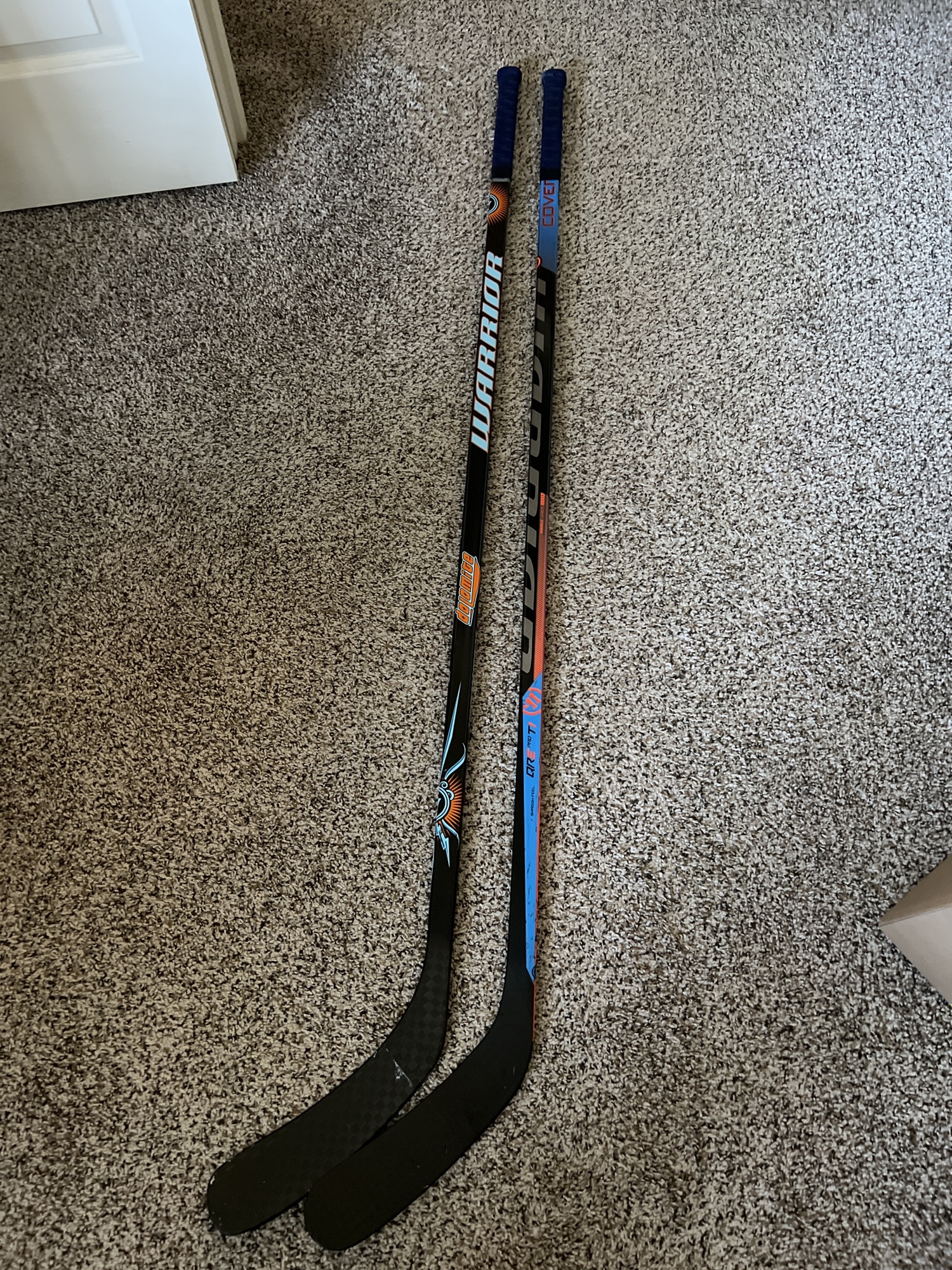 2 Warrior Sticks - 1 Senior RH W01 Covert QRE Pro Hockey Stick & 1 ...