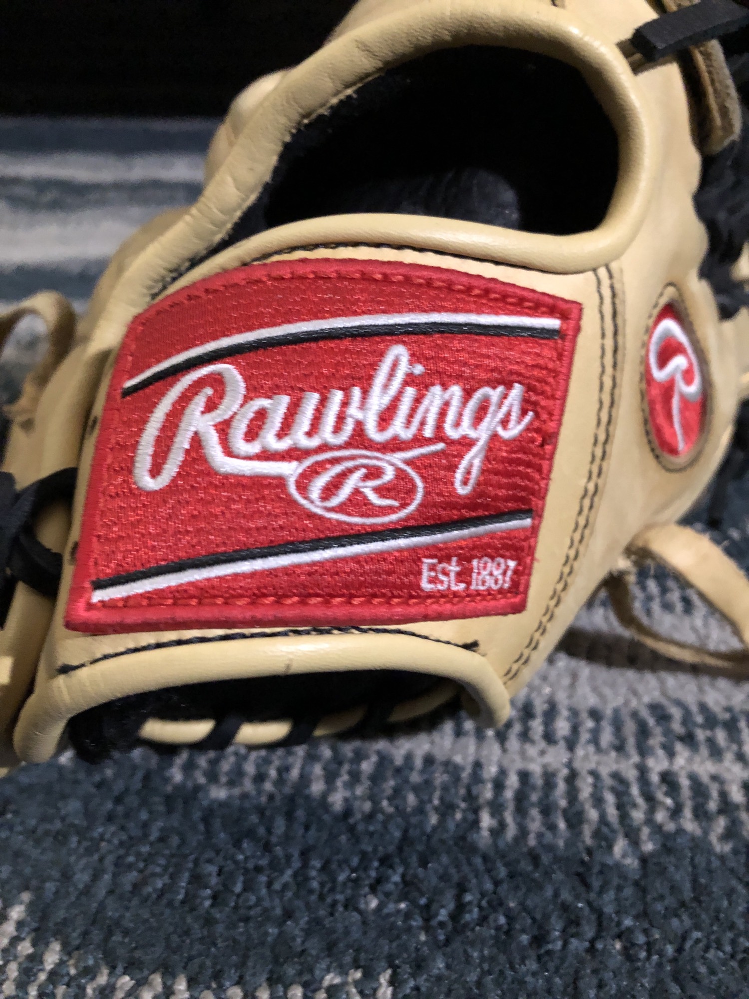 Used Rawlings Gold Glove Elite Right Hand Throw Baseball Glove 11.75" | SidelineSwap