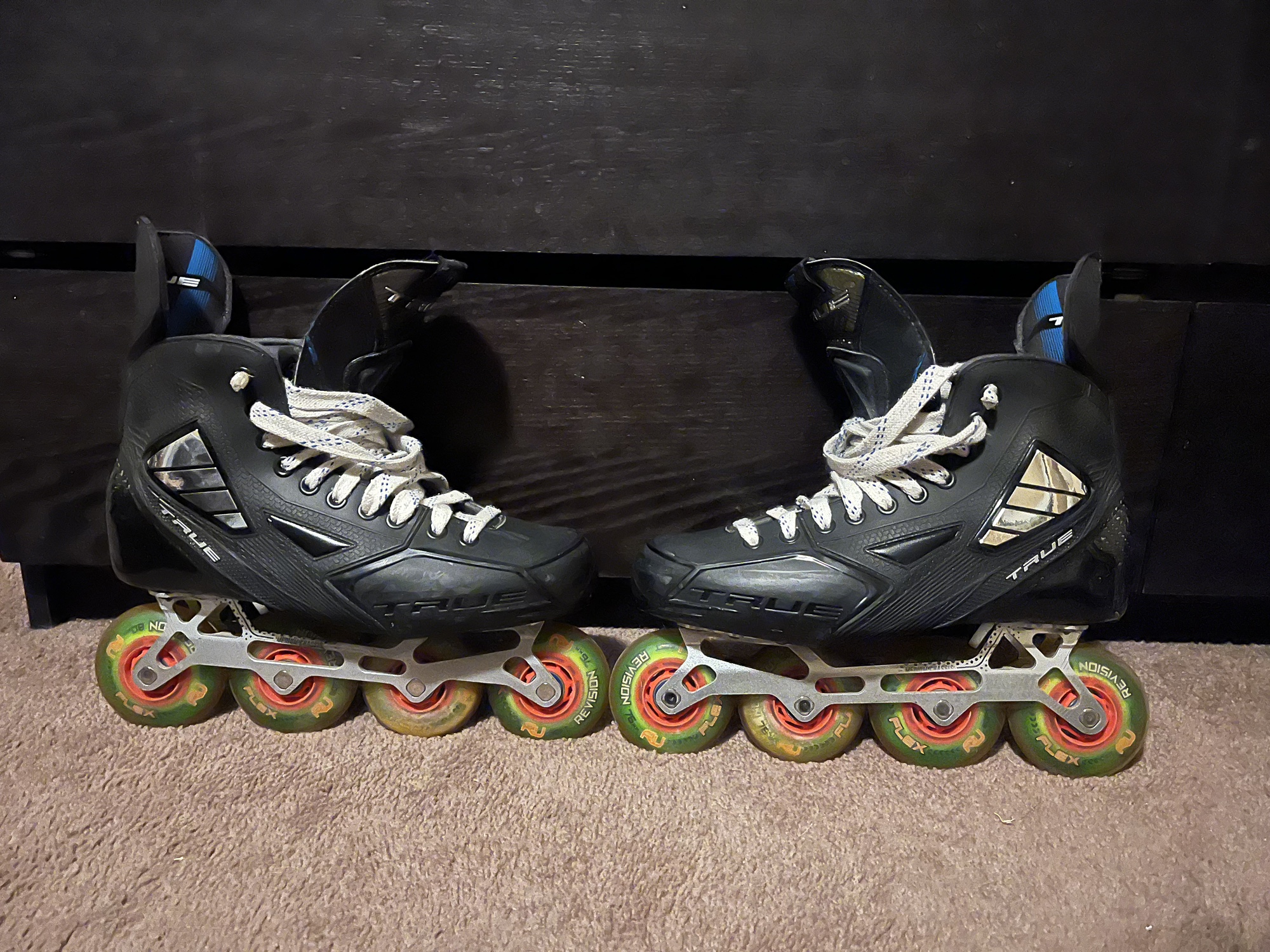 True TF9 skates - Size 8R | SidelineSwap