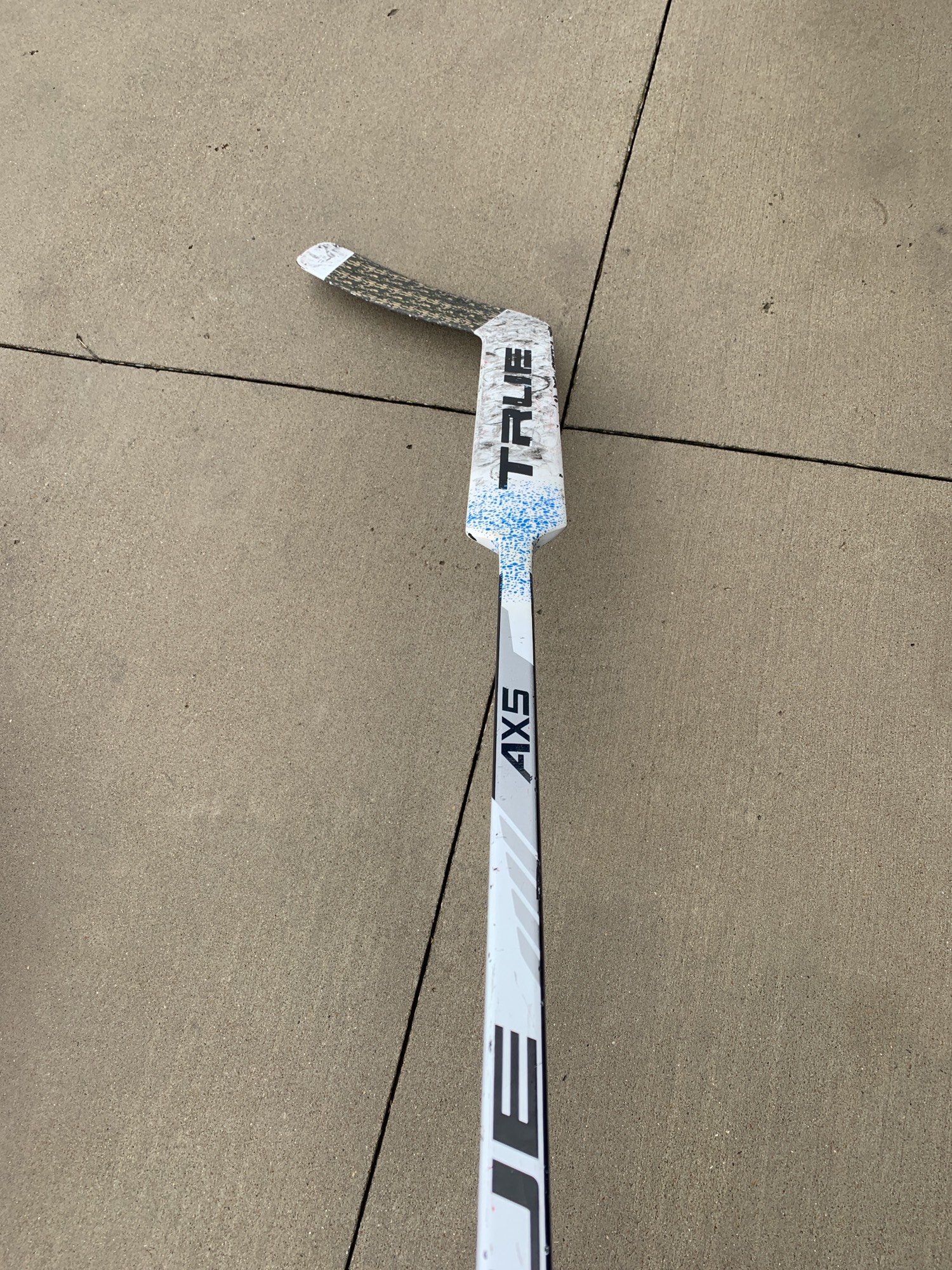Used Junior True AX5 Regular Goalie Stick 21" | SidelineSwap