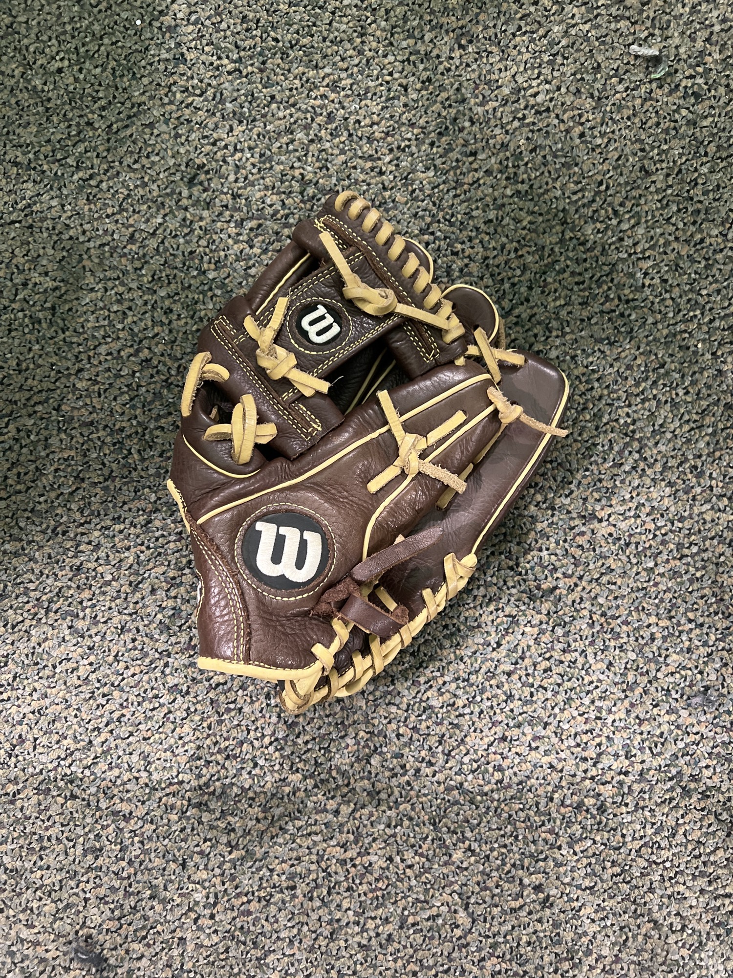 Used Wilson A800 Right Hand Throw Baseball Glove 11.5" | SidelineSwap