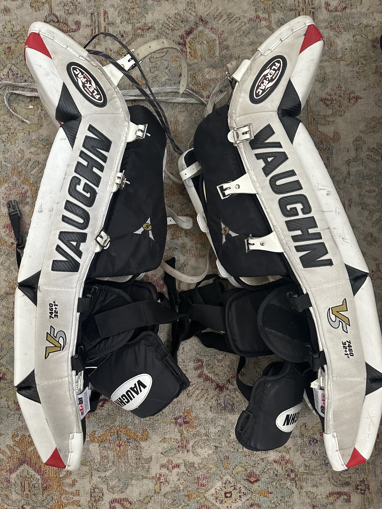 32" Vaughn Velocity V5 Goalie Leg Pads | SidelineSwap