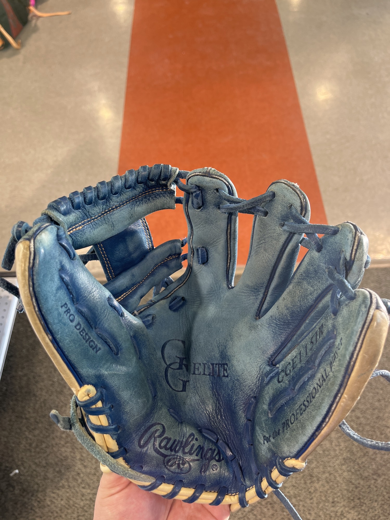 Used Rawlings Gold Glove Elite Right Hand Throw Infield Baseball Glove 11.5" | SidelineSwap