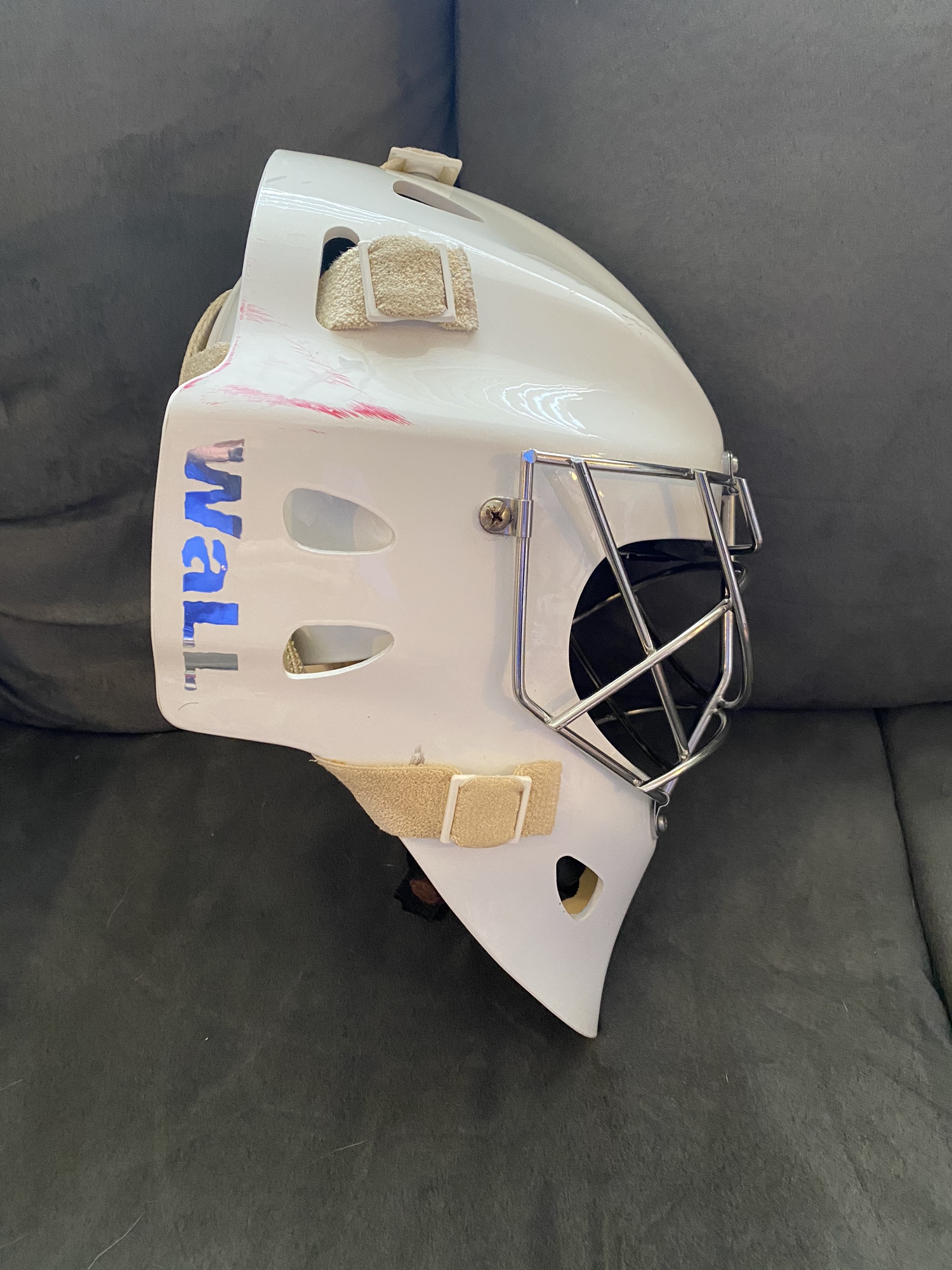 Used Wall W4 Goalie Mask | SidelineSwap