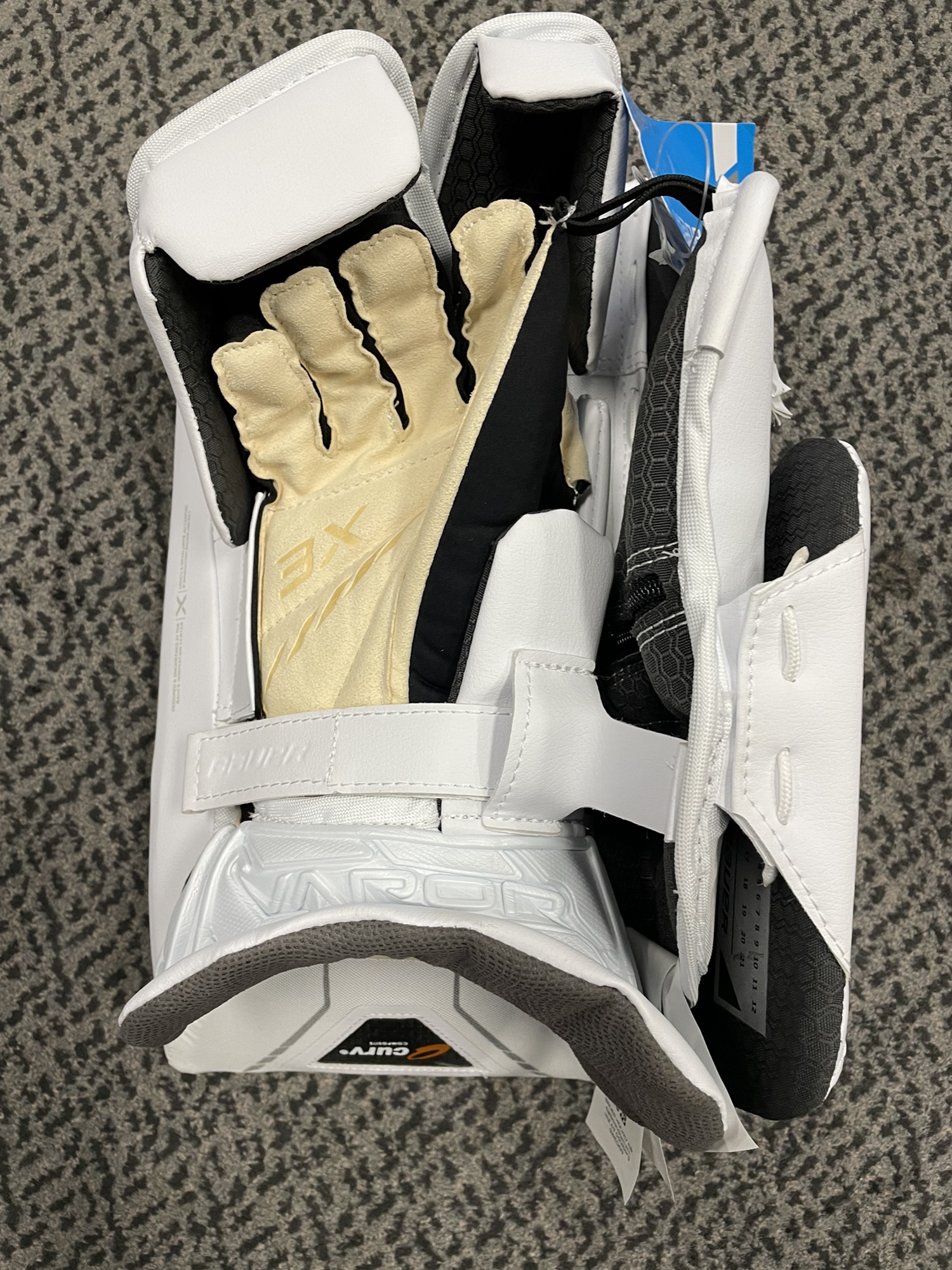 Bauer 3X White intermediate blocker | SidelineSwap