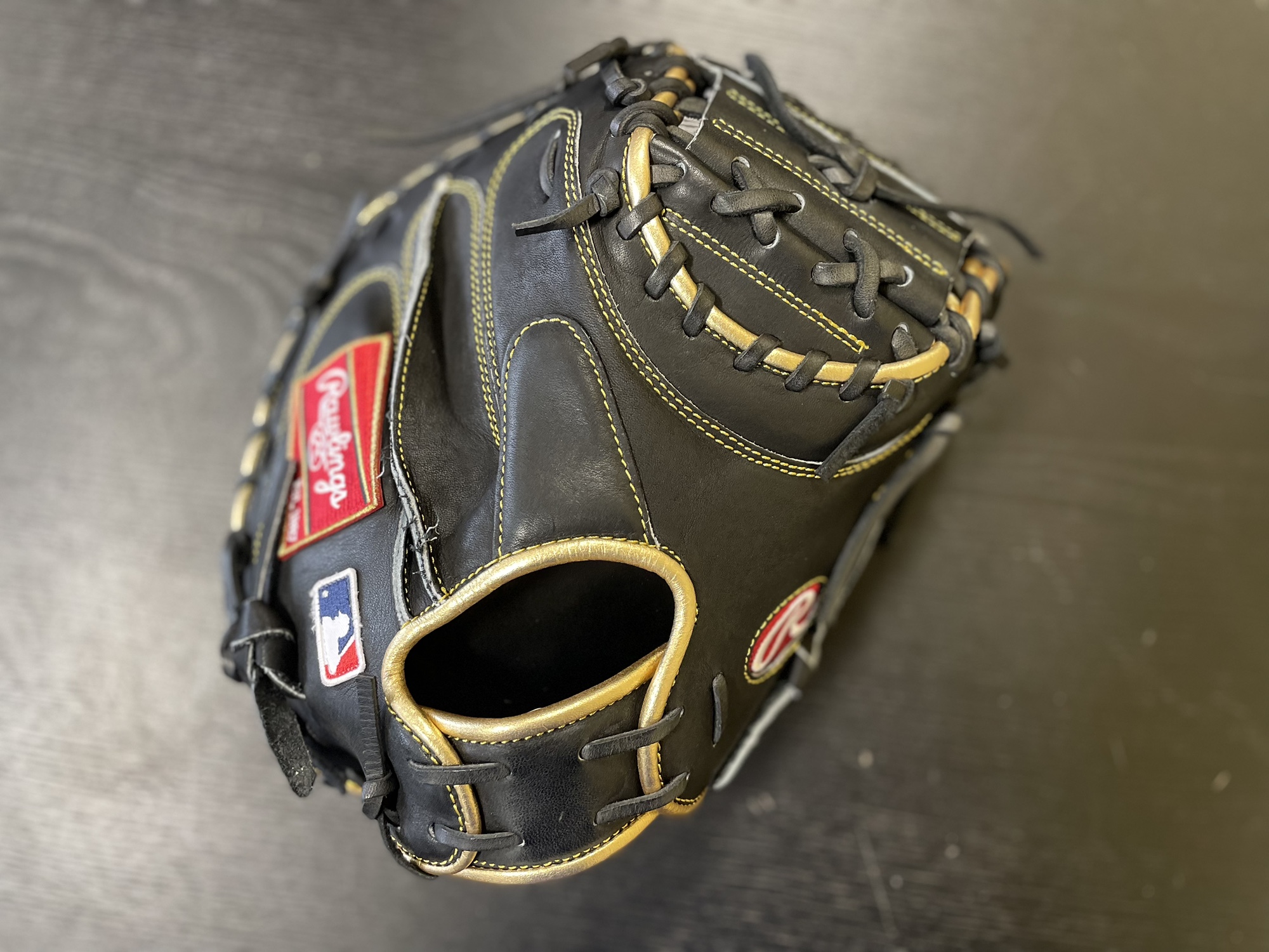 New Right Hand Throw Rawlings Catcher's Heart of the Hide Baseball Glove 33.5" | SidelineSwap