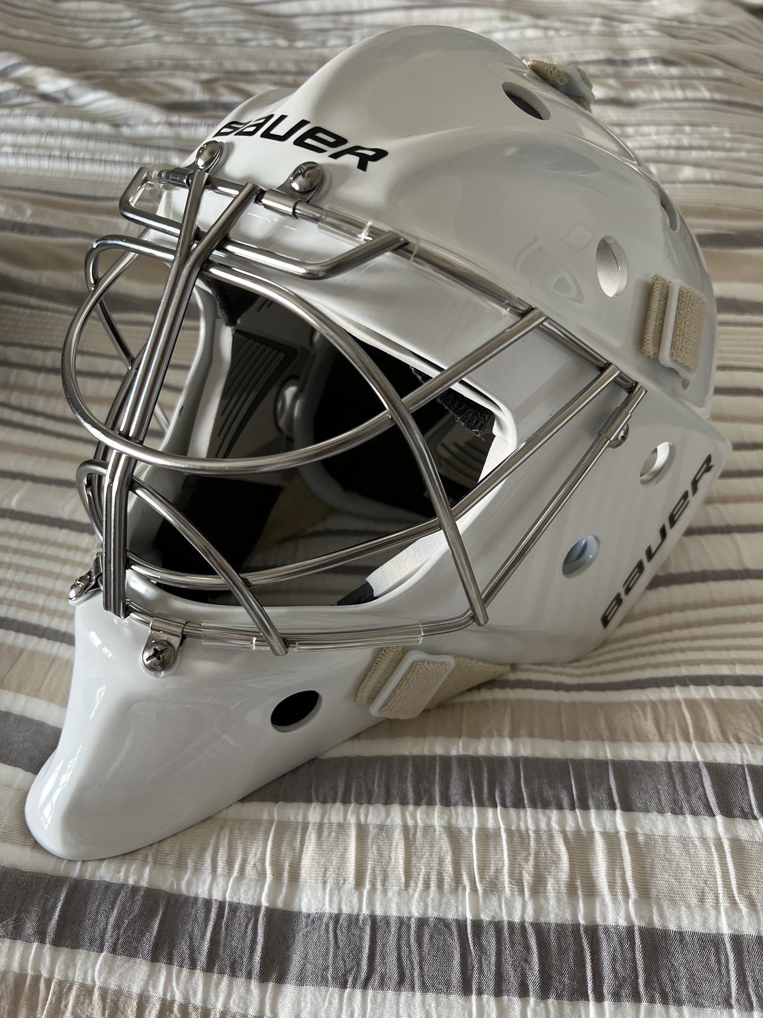 New Bauer Pro 960 Goalie Mask | SidelineSwap