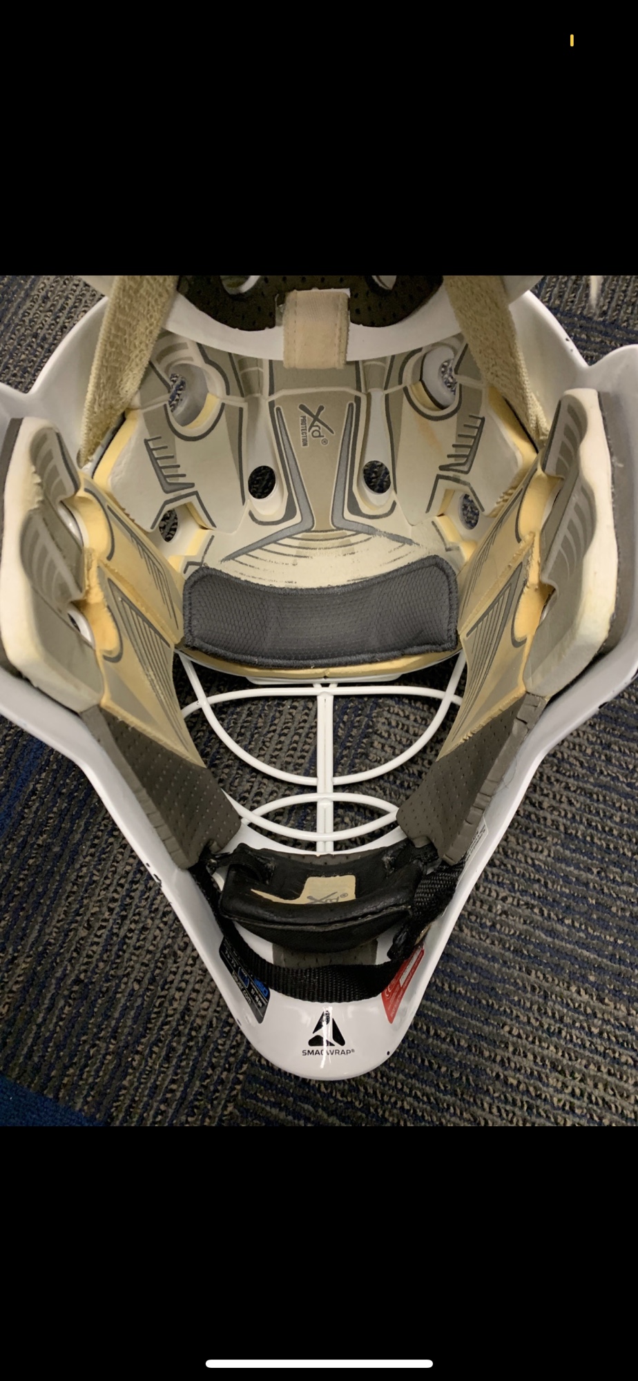 Bauer 960 goalie helmet Size Large | SidelineSwap