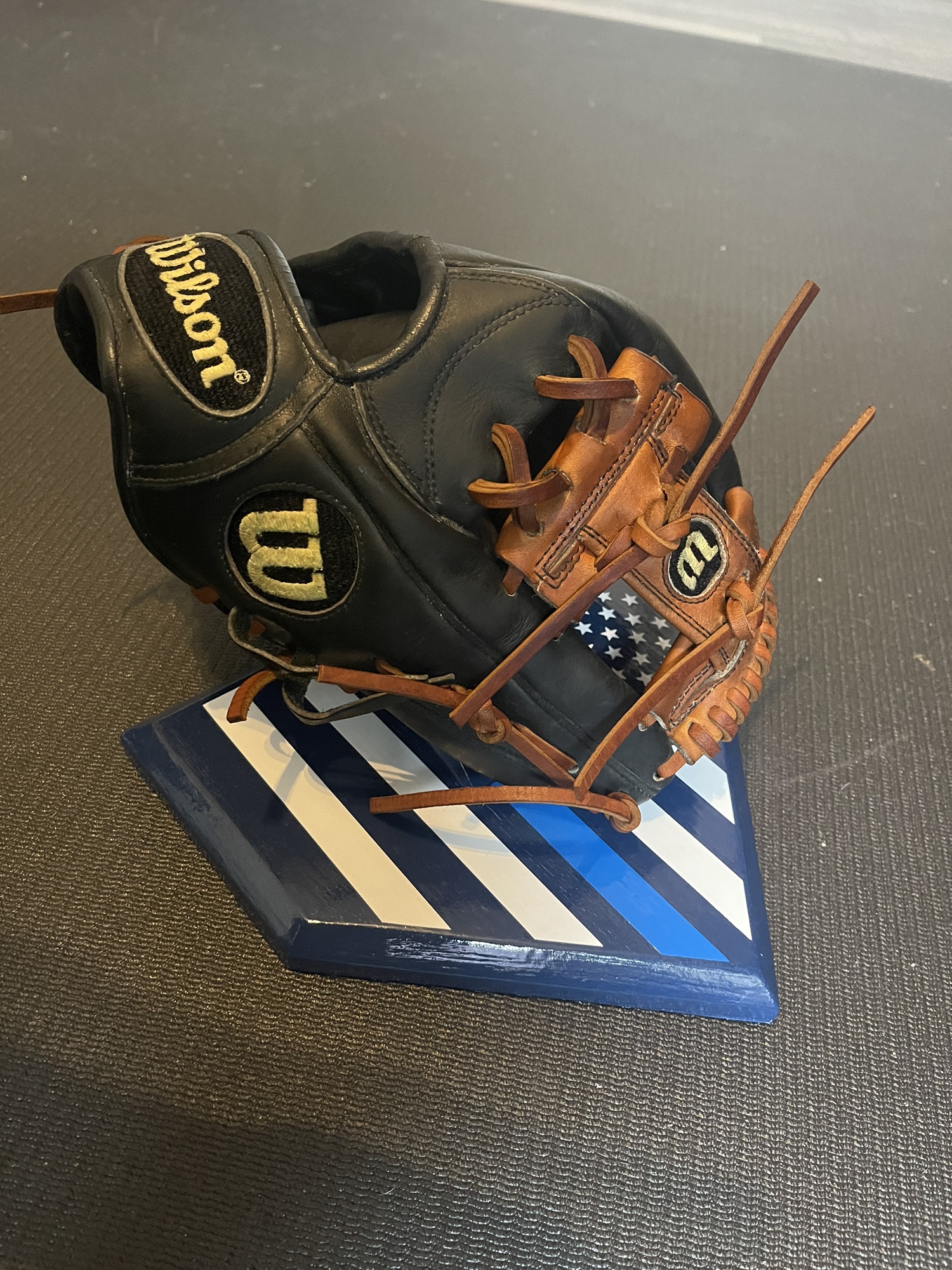 Wilson A2000 1787 11’75 | SidelineSwap