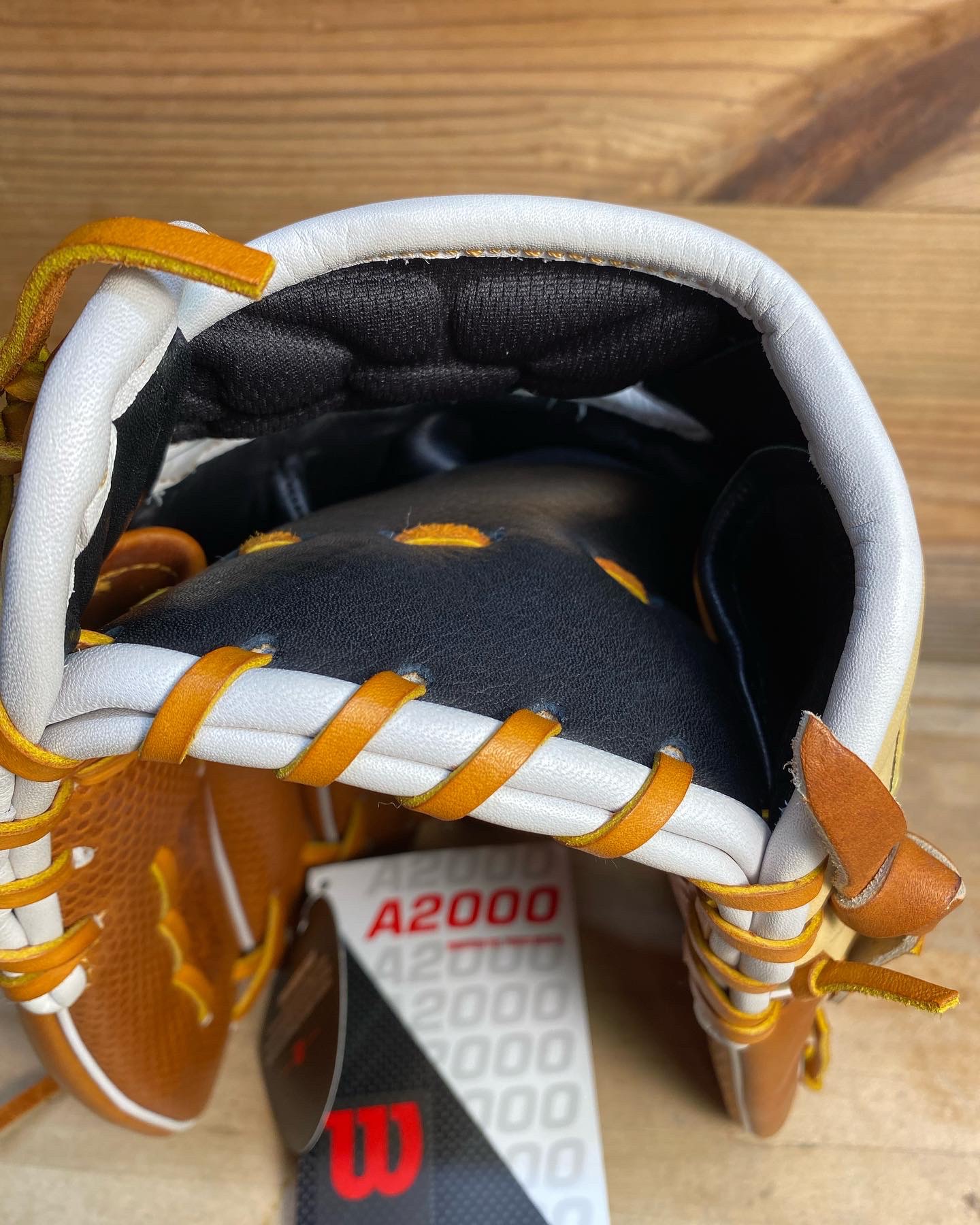 Wilson A2000 11.75” 1787 Spin Control | SidelineSwap