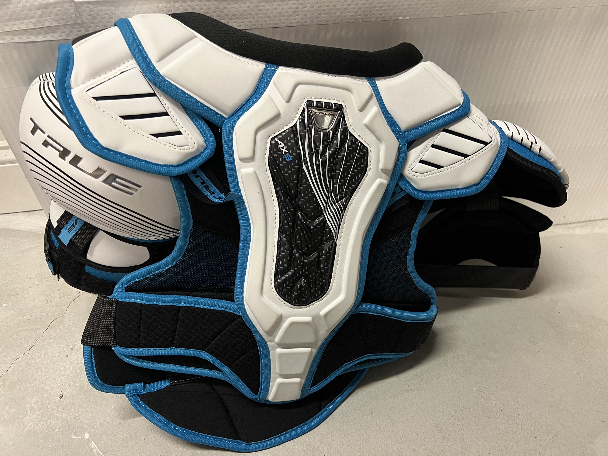 True AX9 Senior Shoulder Pads | SidelineSwap