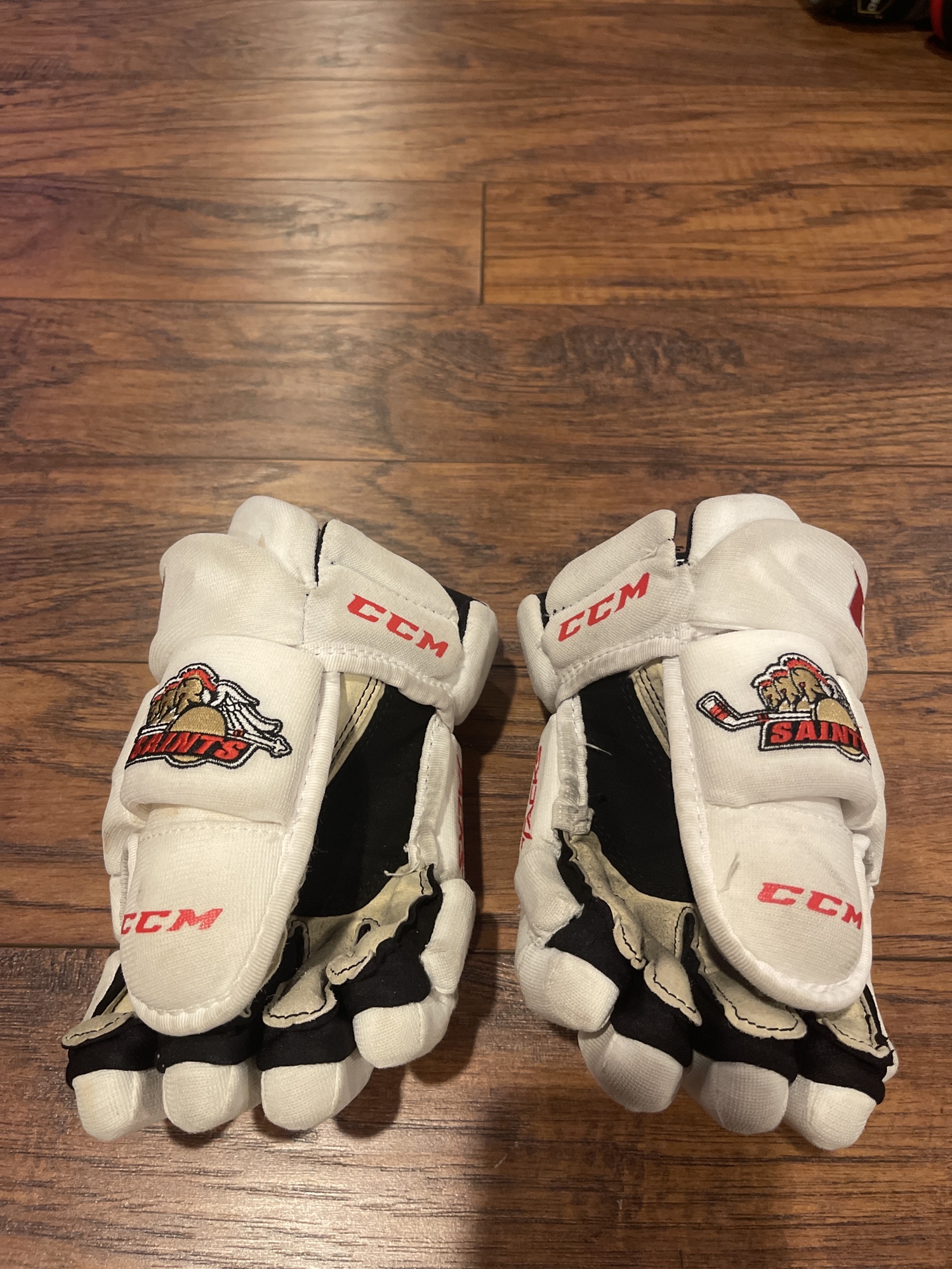 CCM Hockey Gloves HG45C 11” White Tacks | SidelineSwap
