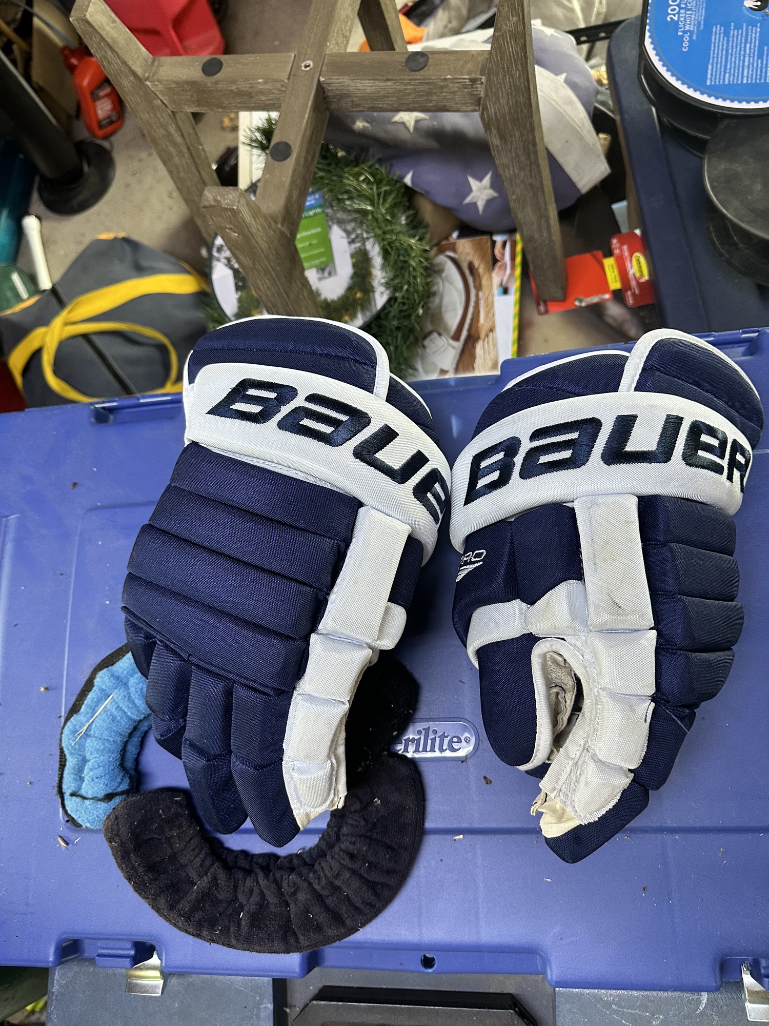 Bauer 14" Pro Stock 4 Roll Gloves | SidelineSwap
