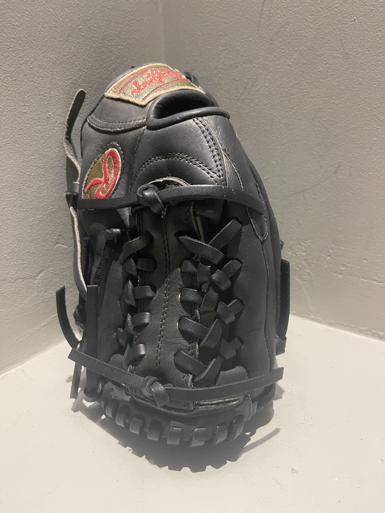 New Laces, RH Throw, Rawlings Gold Labels GG1125 11.25” Baseball Glove Gold Glove Series ...