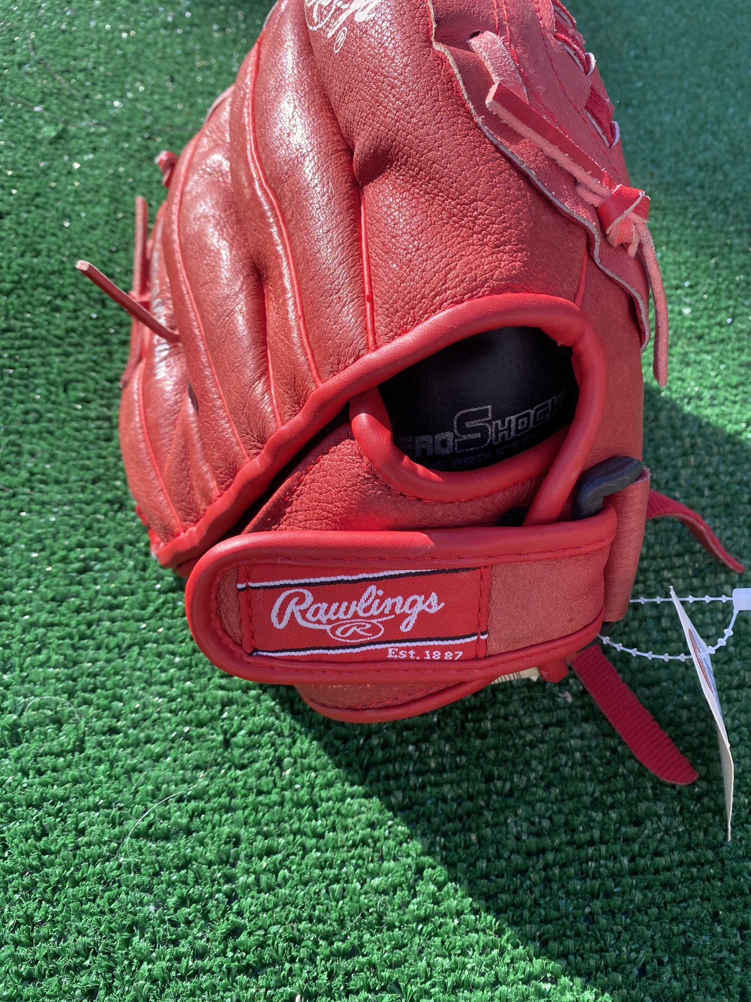 Used Rawlings Highlight Series Right Hand Throw Infield Baseball Glove 10.5" | SidelineSwap