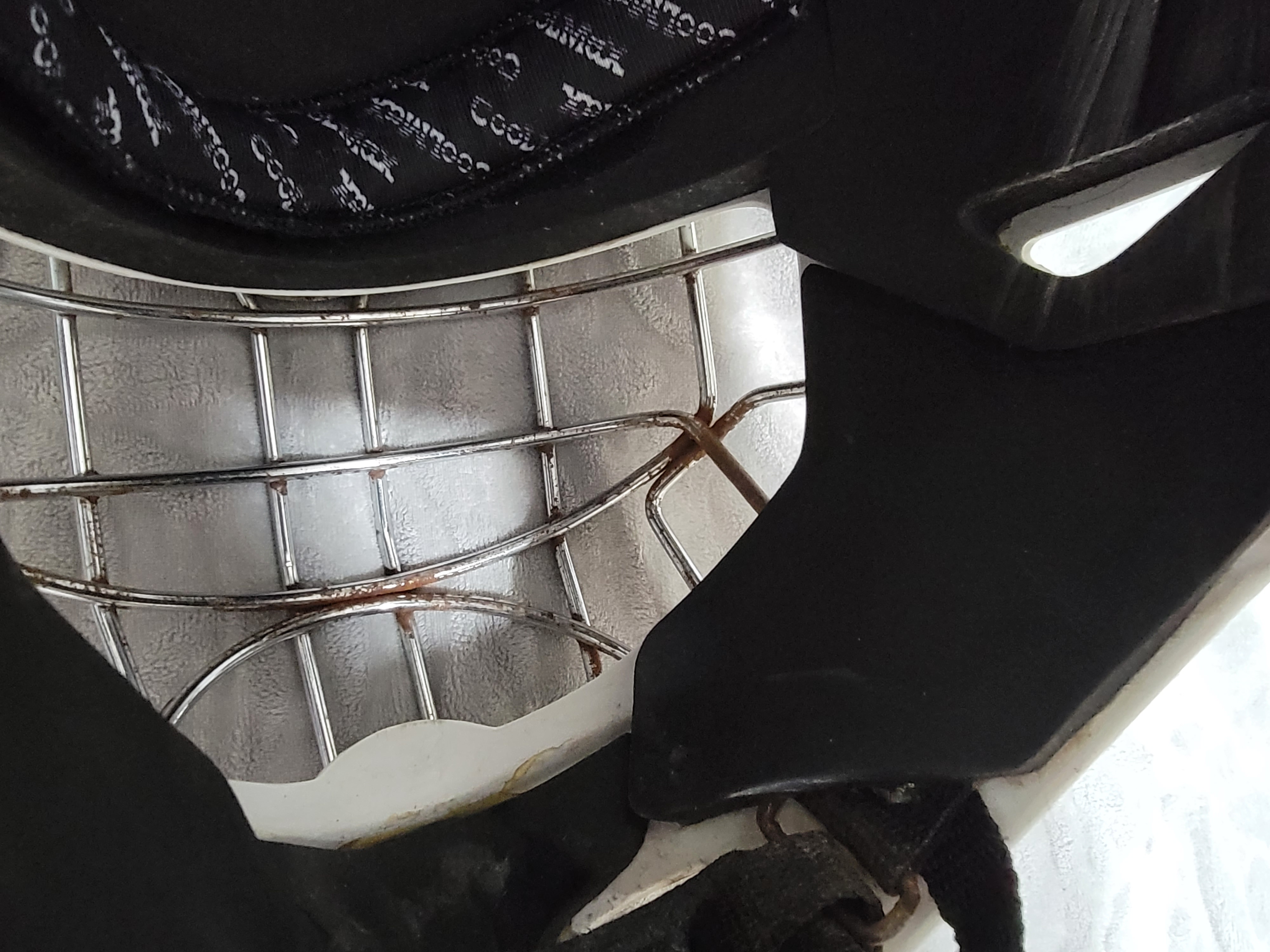 Junior Used Itech profile 1200 Goalie Mask | SidelineSwap