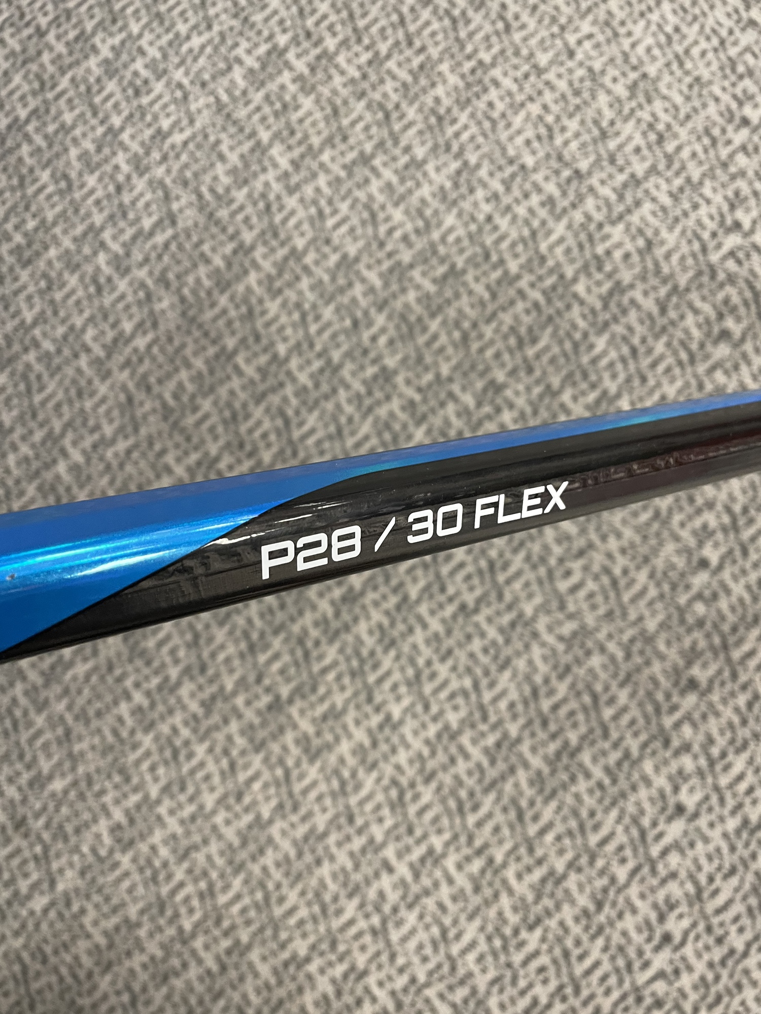 Bauer Nexus Sync P28 curve 30 flex left hand stick | SidelineSwap