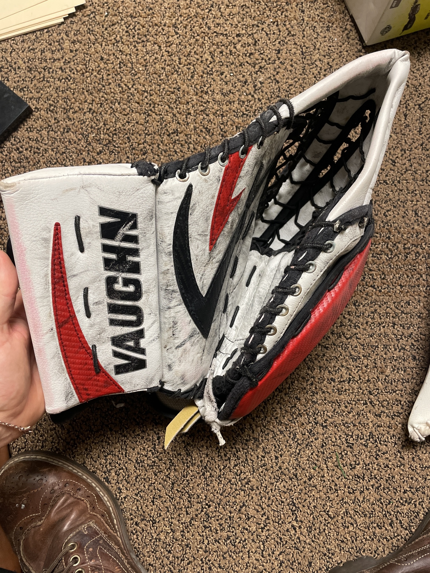 Vaughn Velocity V5 Senior Glove | SidelineSwap