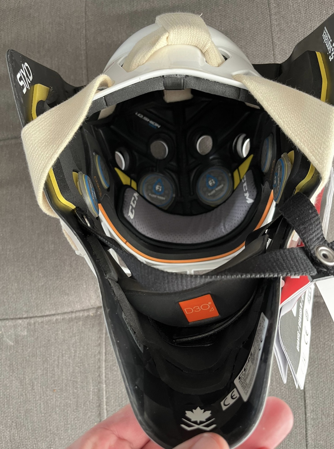 CCM Axis Pro Goalie Mask with Cat Eye Cage | SidelineSwap