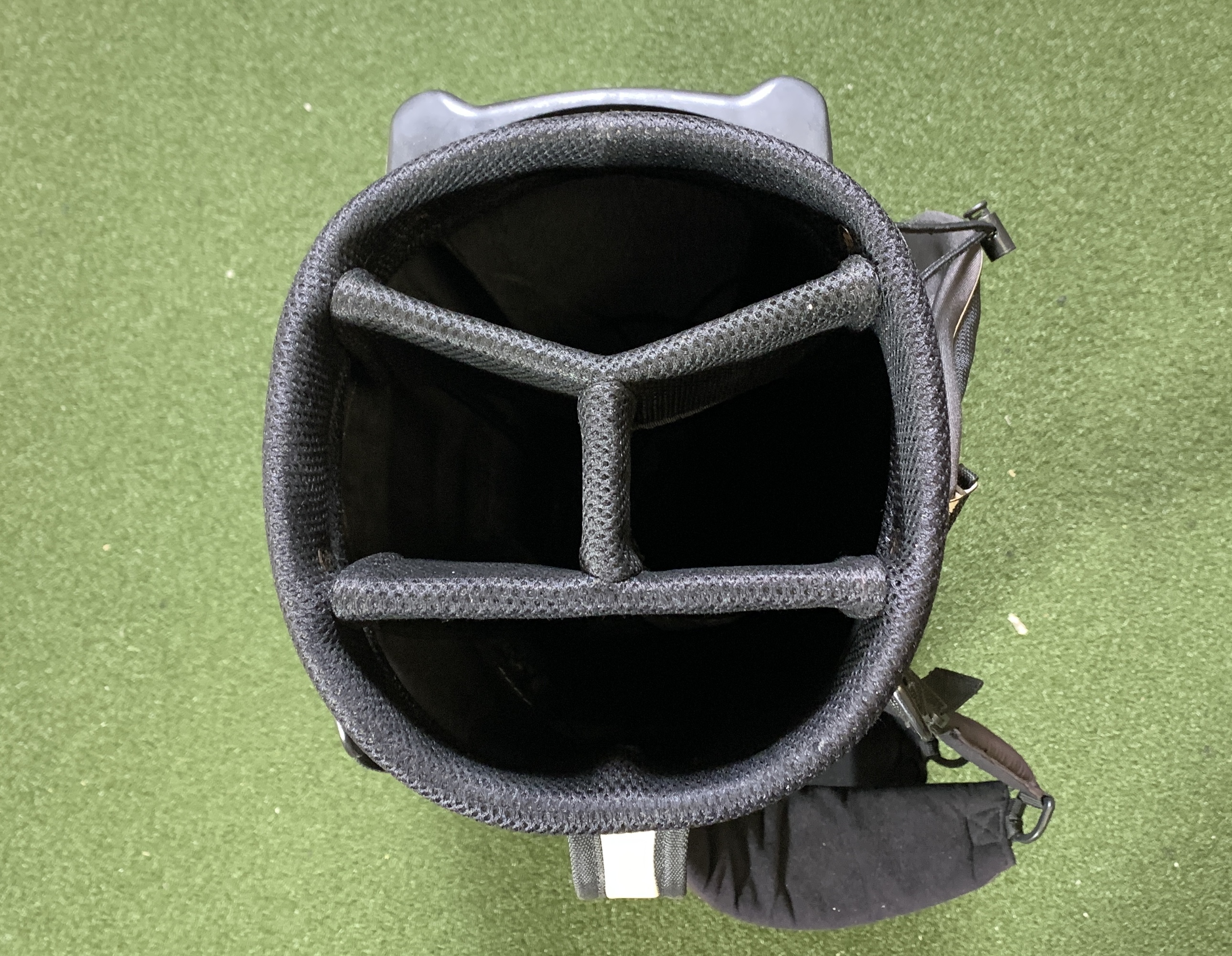 Taylormade Carry Bag Black 4-Way Divide Dual Strap Golf Bag | SidelineSwap