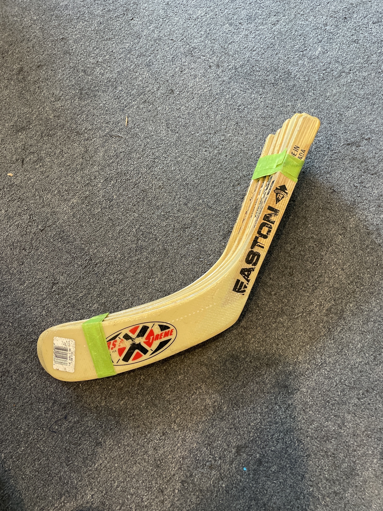 New Easton Xtreme Left Hand Mid Pattern Stick Blade - 3 pack | SidelineSwap