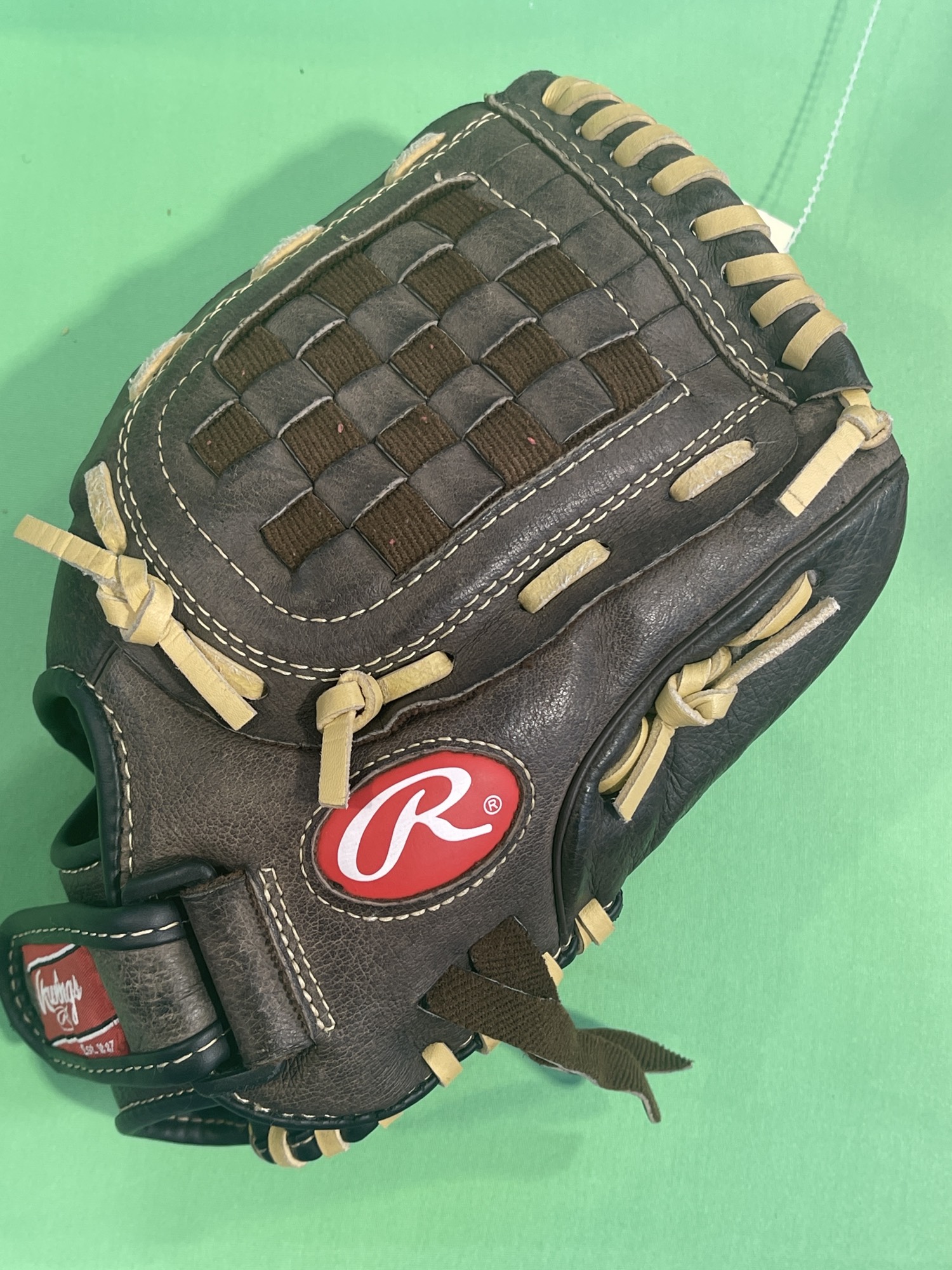Used Rawlings Highlight Series Right Hand Throw Infield Baseball Glove 11.5" | SidelineSwap