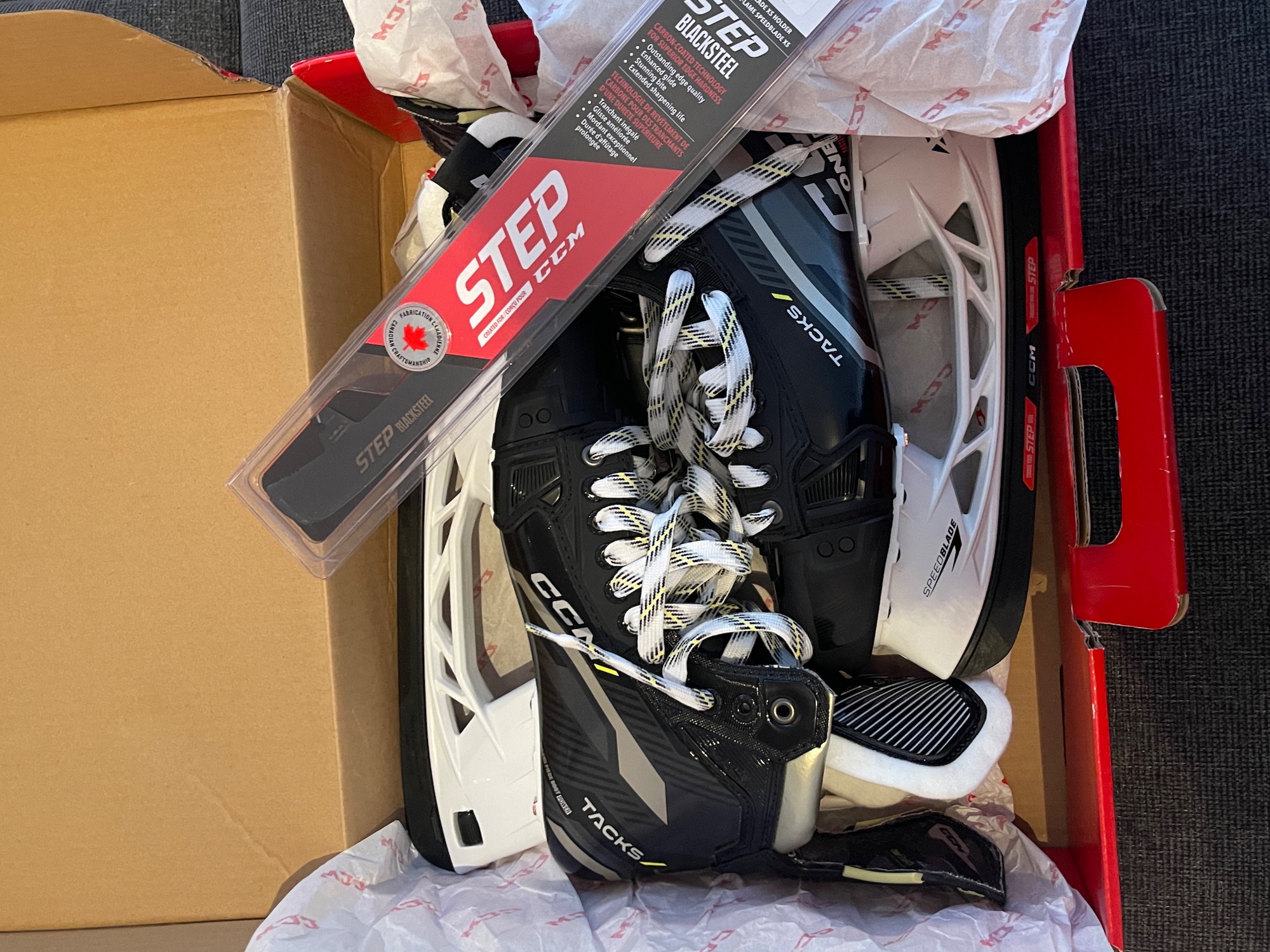New CCM Tacks ASV Size 9.5 Regular Width Hockey Skates | SidelineSwap