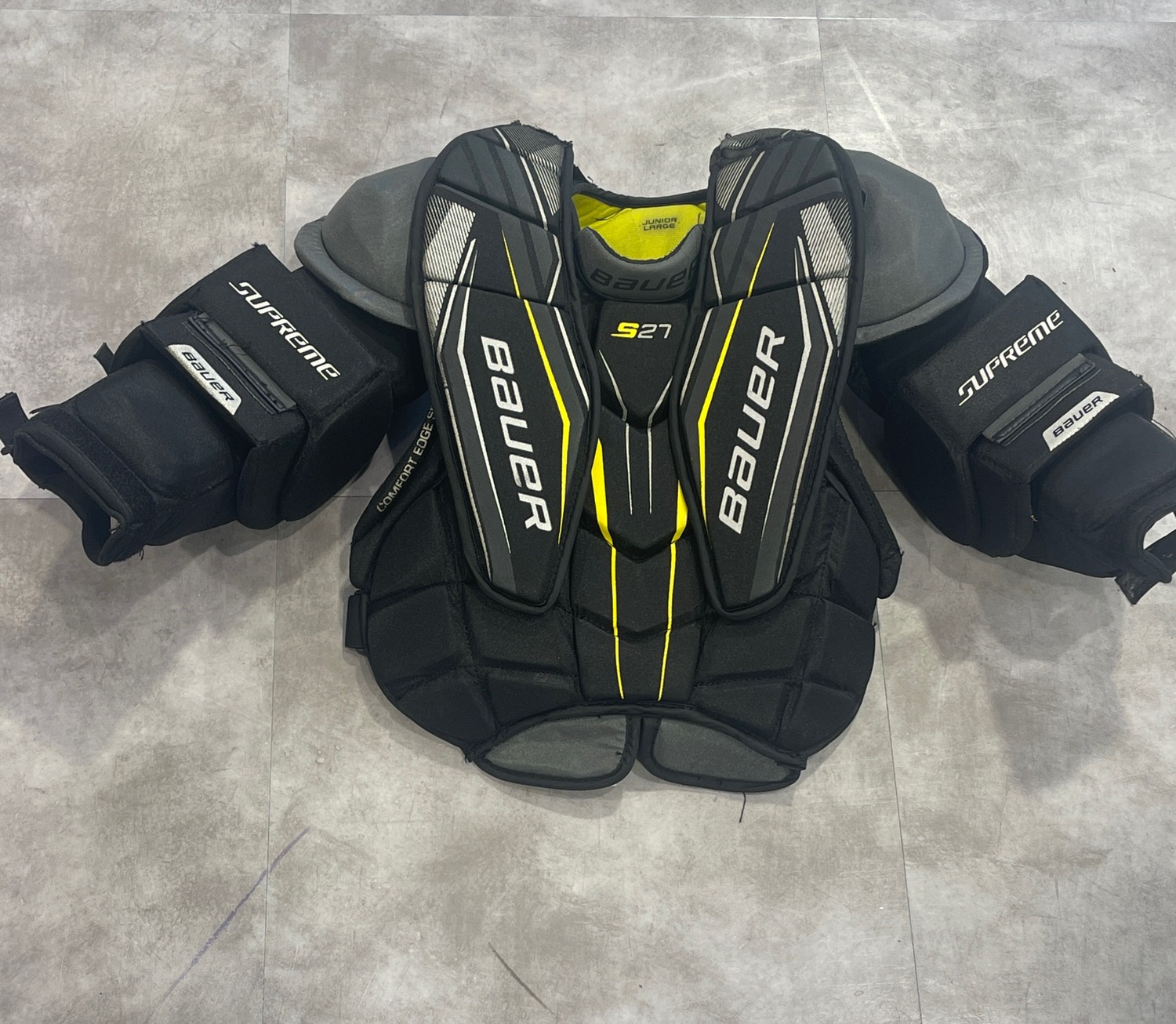 Used Large Bauer Supreme S27 Goalie Chest Protector | SidelineSwap
